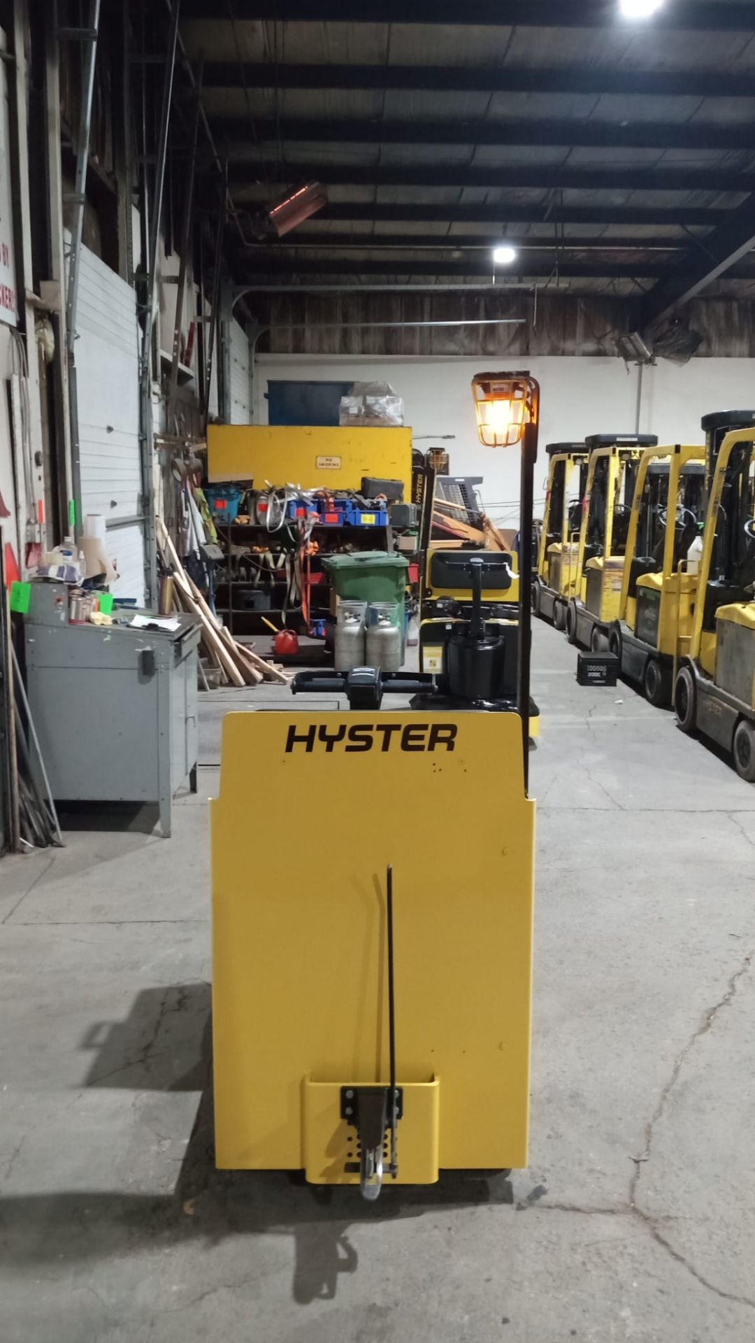 2018 Hyster Ride On Tow Tractor - Tugger / Personal Carrier with 24V ...