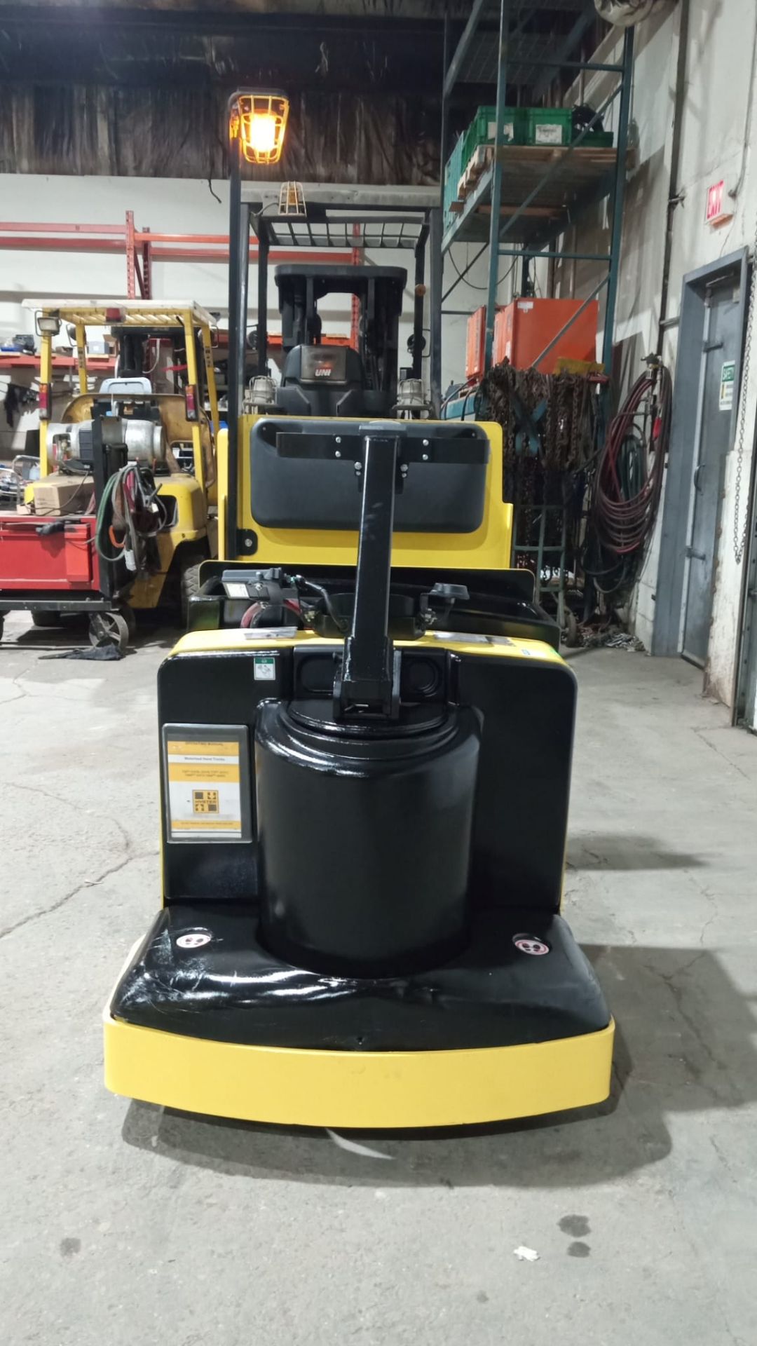 2018 Hyster Ride On Tow Tractor - Tugger / Personal Carrier with 24V ...