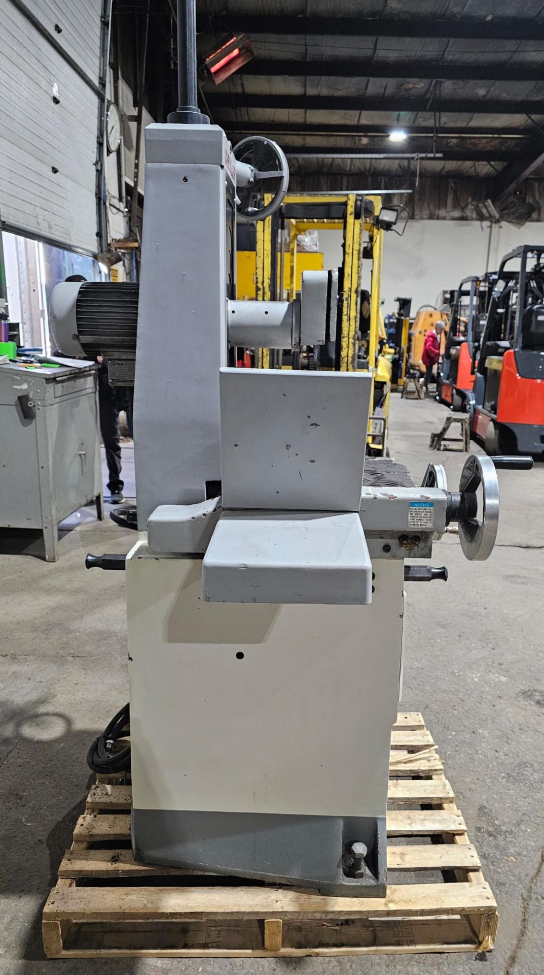 CHEVALIER Hydraulic Surface Grinder 18" x 6" Magnetic Chuck model: FSG ...