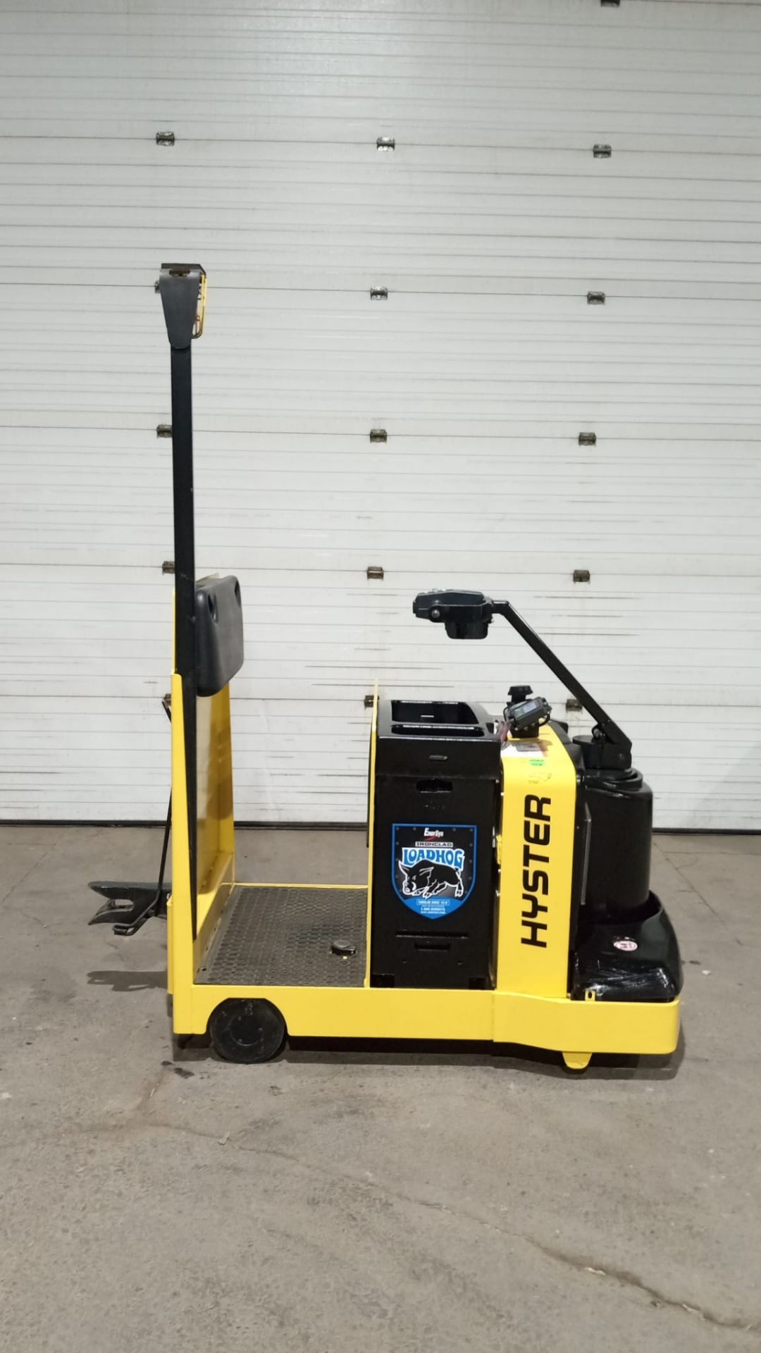2018 Hyster Ride On Tow Tractor - Tugger / Personal Carrier with 24V ...