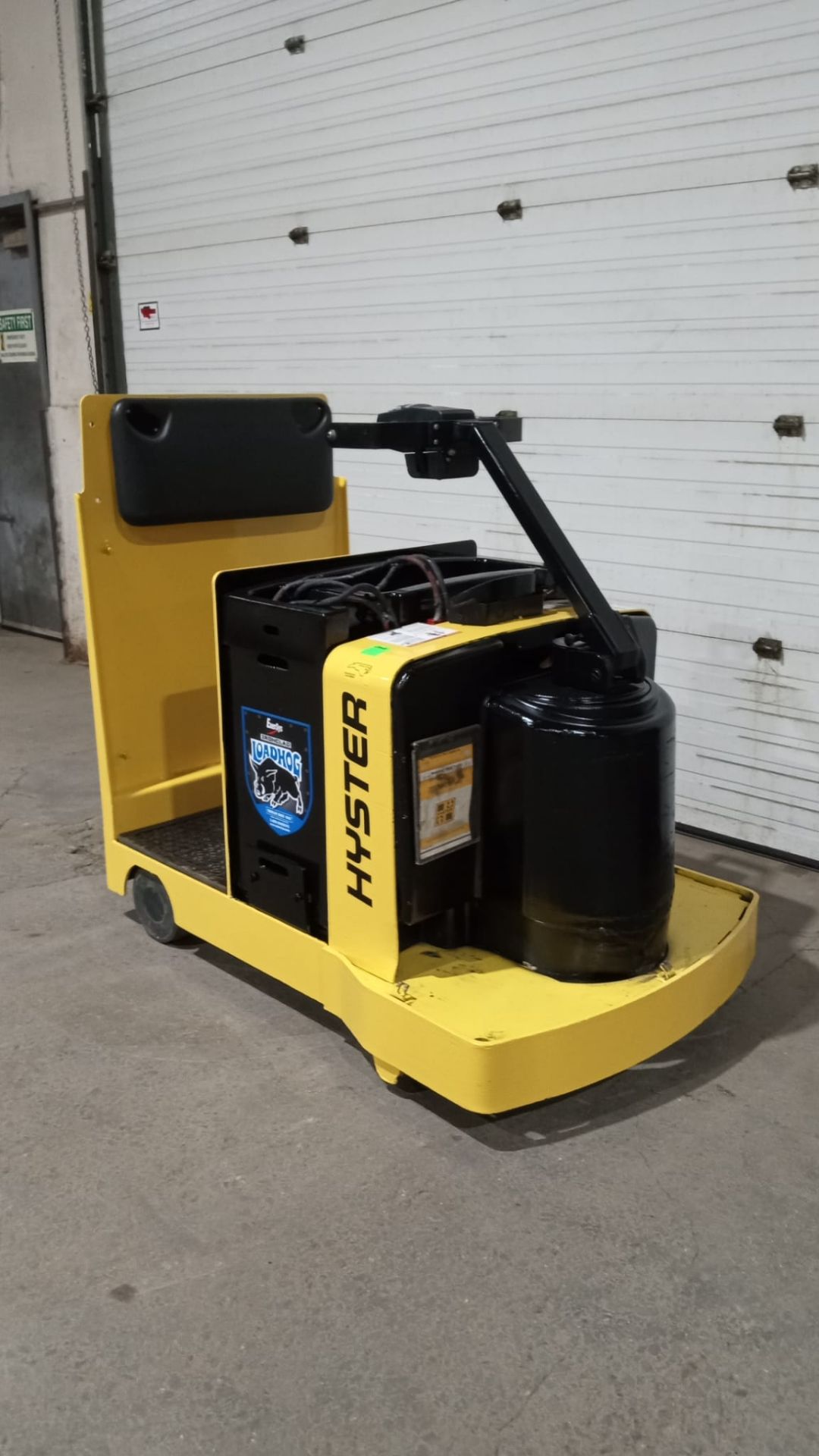 2018 Hyster Ride On Tow Tractor - Tugger / Personal Carrier with 24V ...