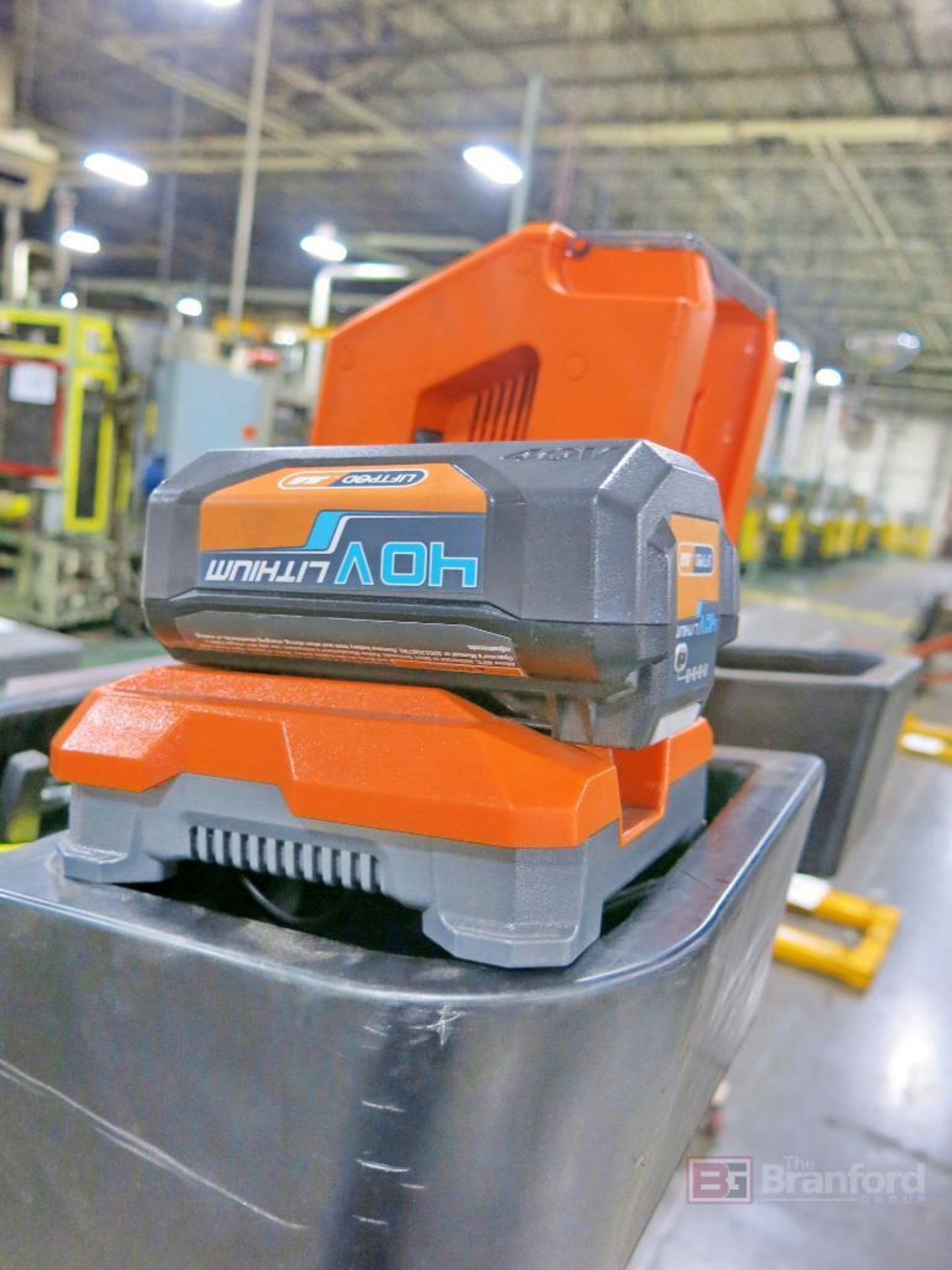 JLG Lift Pod Model FT70 40V Cordless, Max Weight Cap. 330-Lbs, Max ...