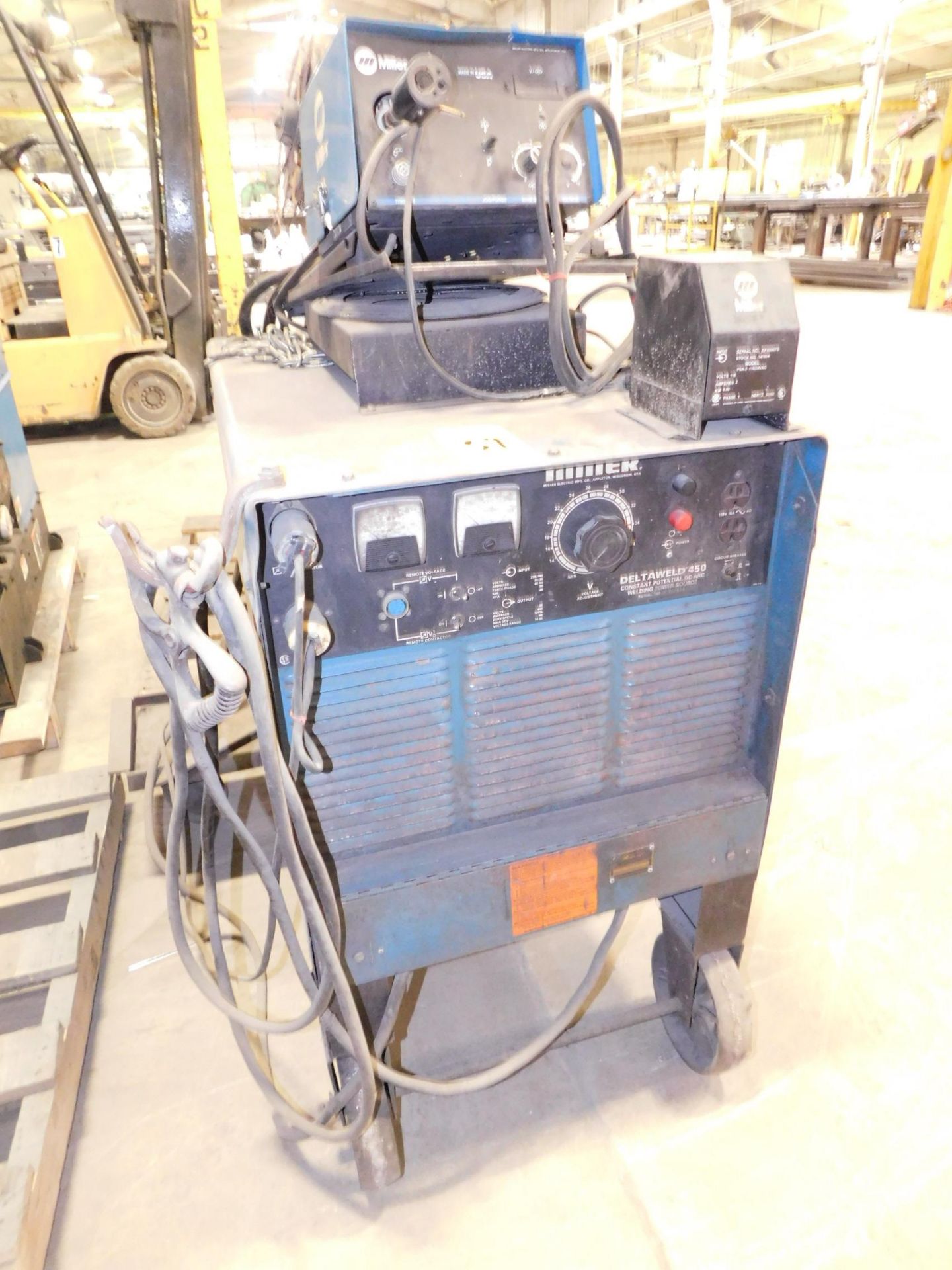 Miller Deltaweld 450 Mig Welder, s/n JF964614, with Miller S-22A Wire ...
