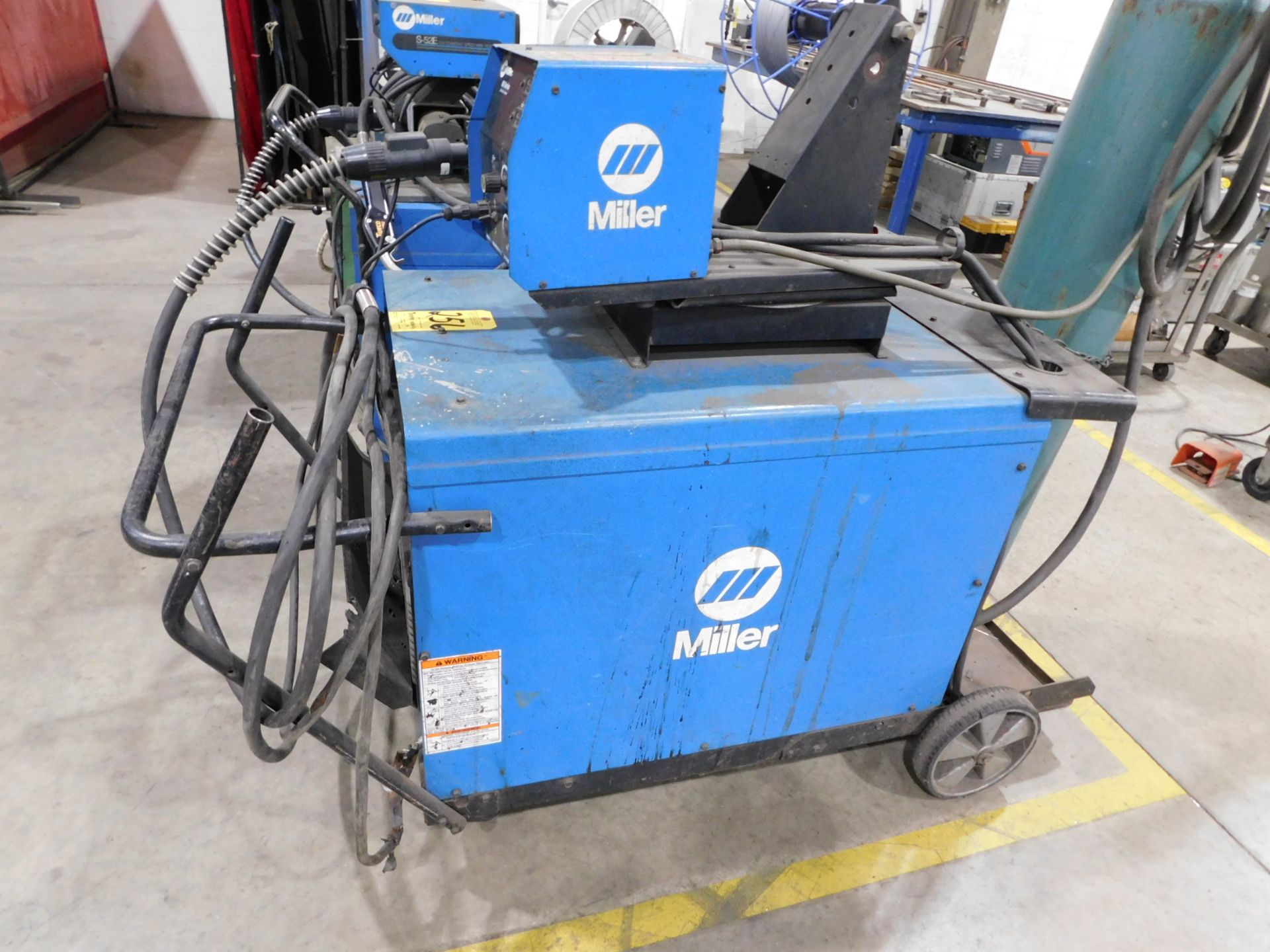 Miller Deltaweld 452 Mig Welder, s/n KH567372, Miller 60 Wire Feed, Mig ...