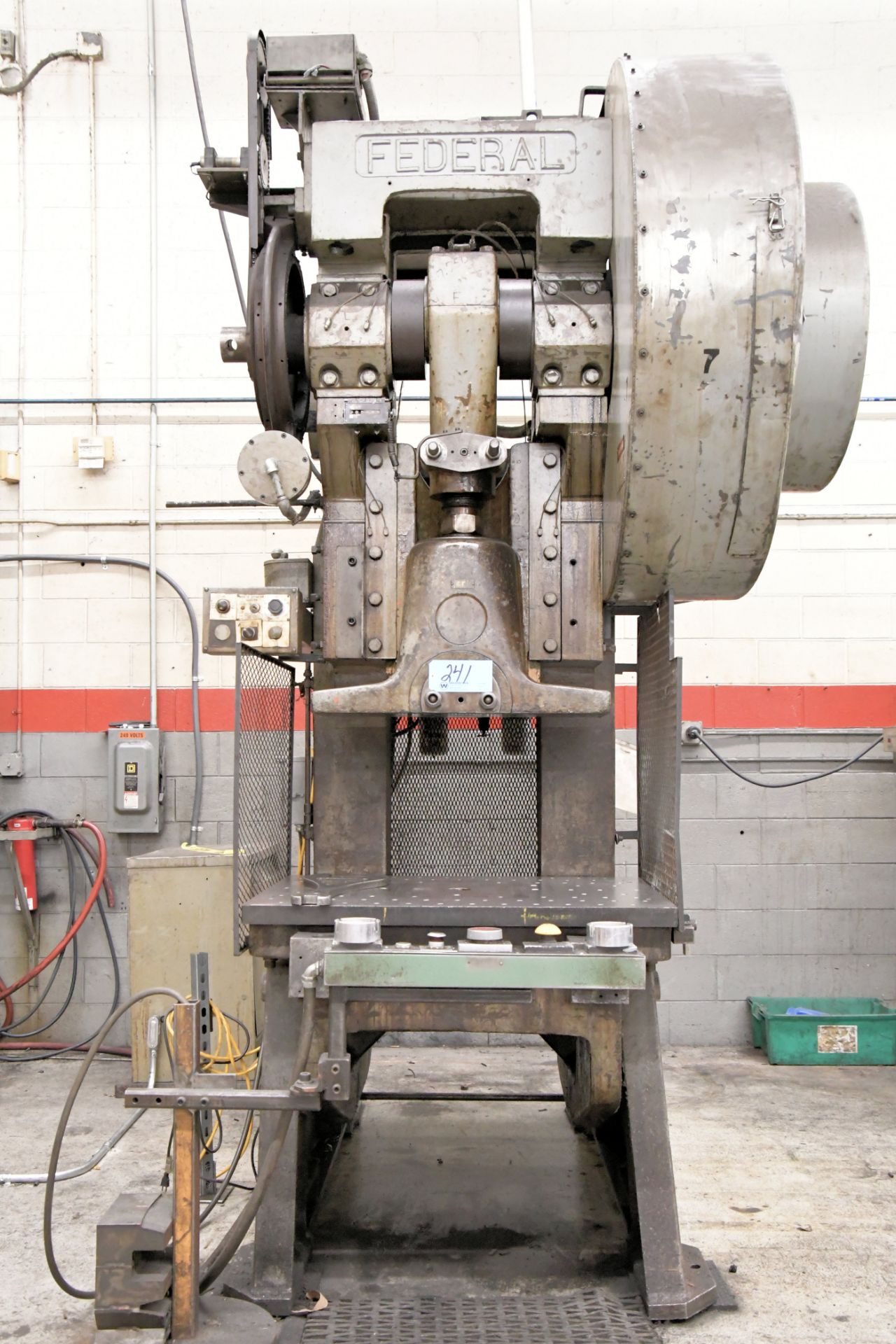 Federal Press Co. No. 10, 125-Ton Capacity Open Back Inclinable Air ...