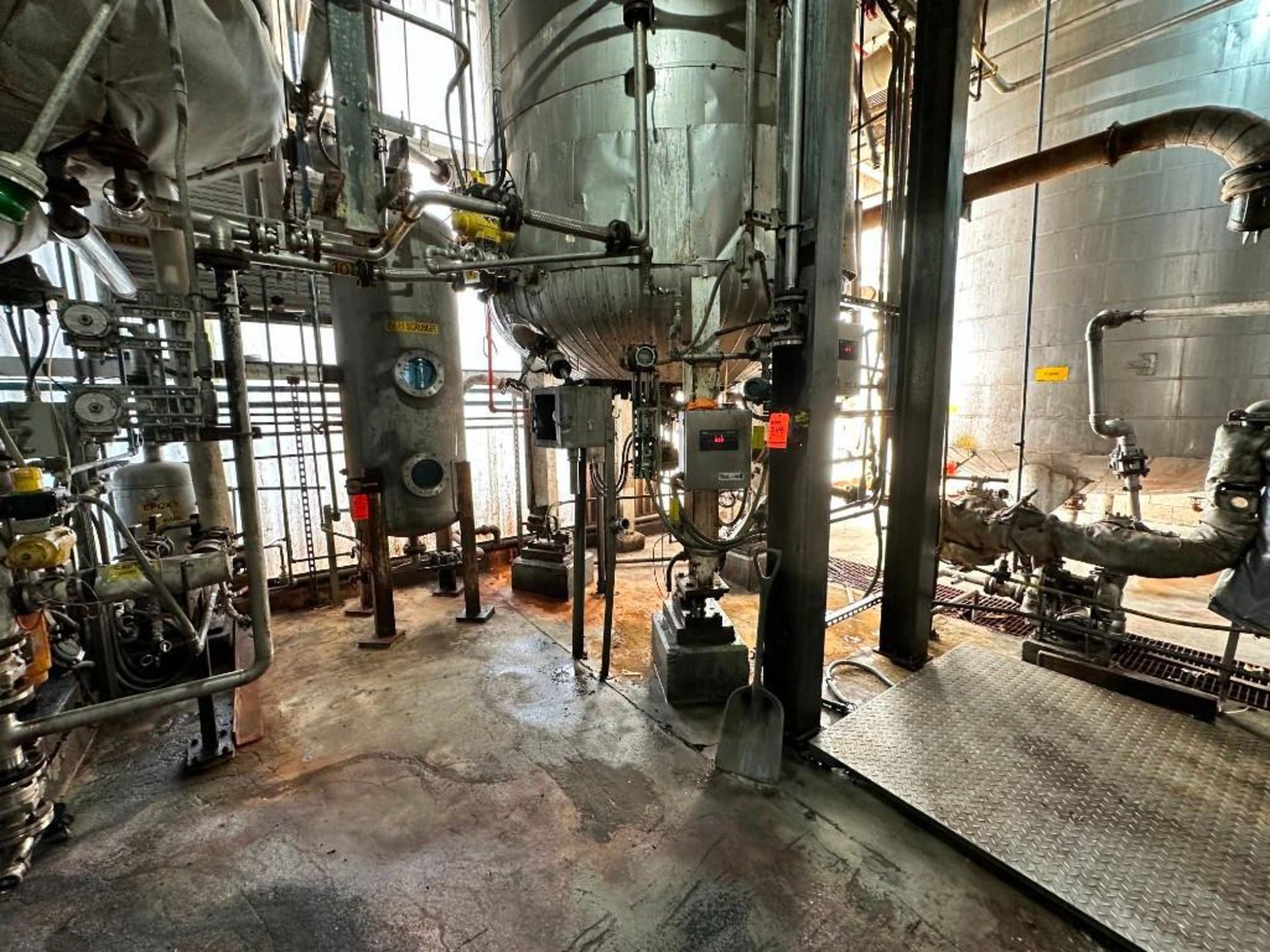 316 SS jacketed reactor, 3,200 Gal. MAWP 150/FV @ 475/-20 F, with ...