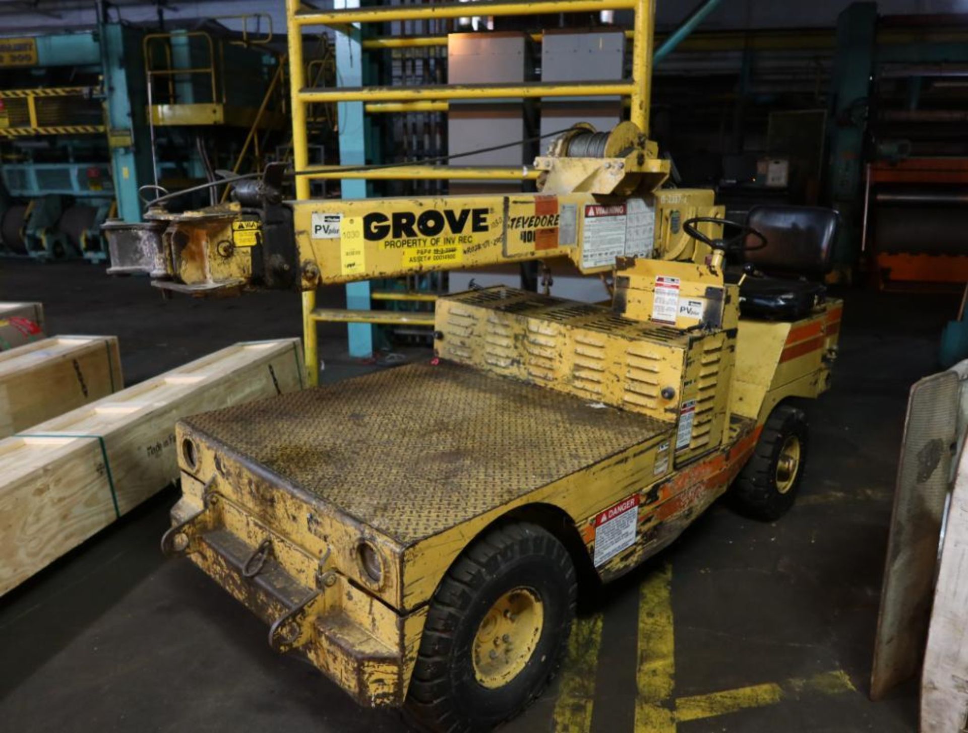 GROVE carry deck crane, model S4000W, s/n 10762, 4000 lb cap Grove ...