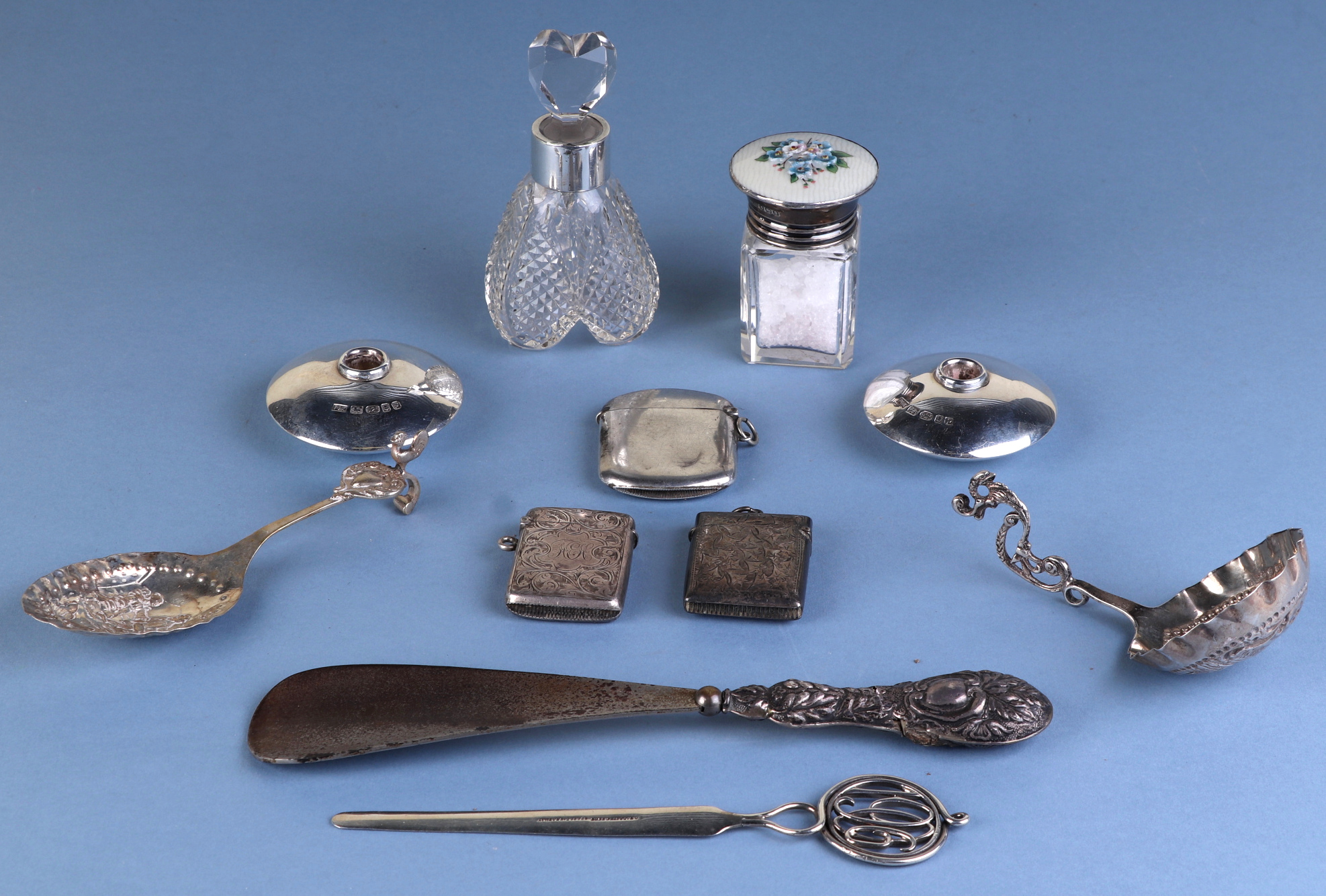 A group of small silver items to include vesta cases, letter opener ...