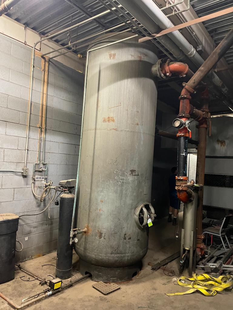Vertical air receiver tank, 1060 gallon capacity, MAWP 137 psi @400F ...