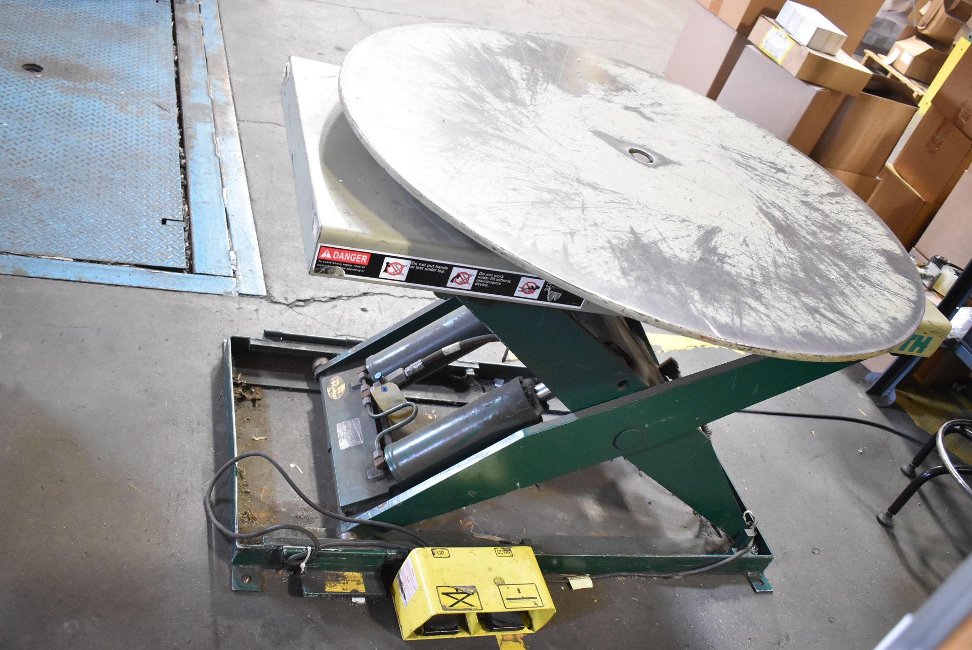 SOUTHWORTH LS4-36 3,600 LB. CAPACITY HYDRAULIC LIFT TABLE WITH 44" DIA ...