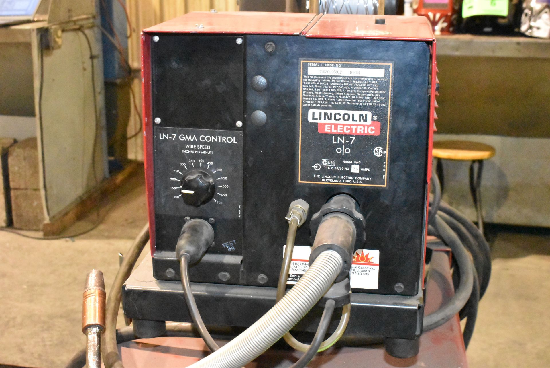 { Choice of lots: 1 } LINCOLN ELECTRIC CV-300 DIGITAL MIG WELDER WITH ...
