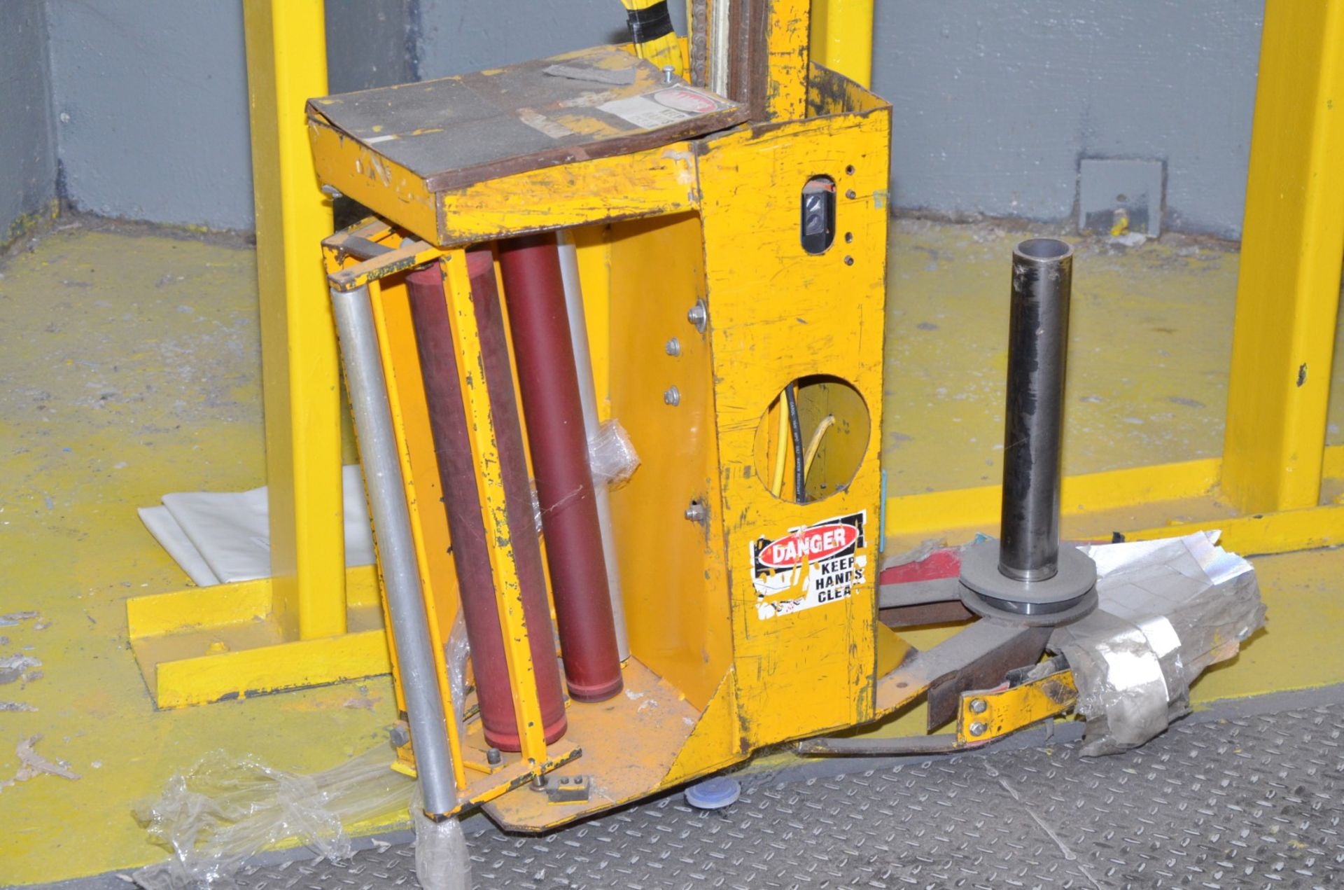PHOENIX PRT-2250 ROTARY ARM TYPE AUTOMATIC PALLET WRAPPER WITH ALLEN ...