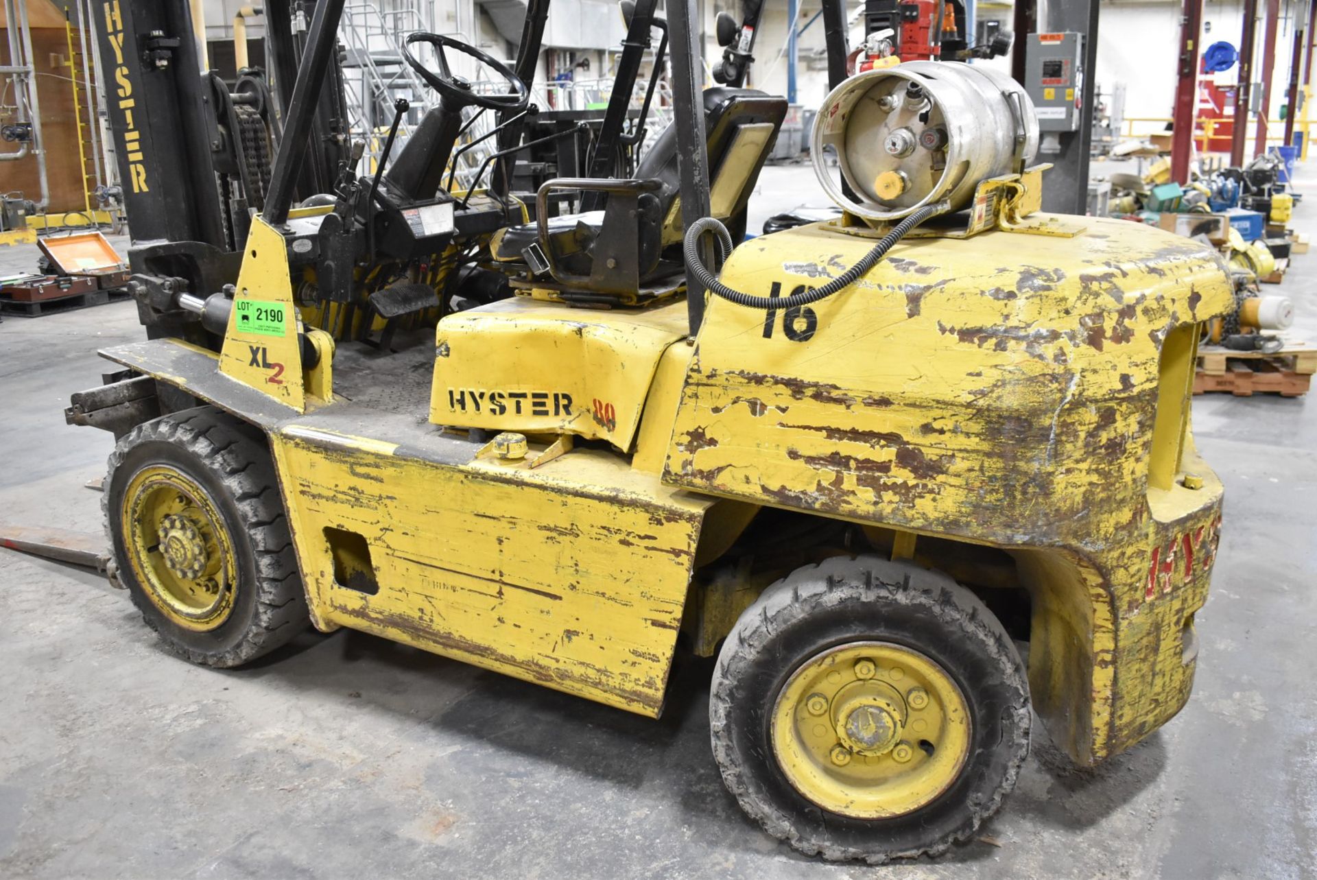 HYSTER H80XL2 7,250 LBS. CAPACITY LPG FORKLIFT WITH 121" MAX VERTICAL ...