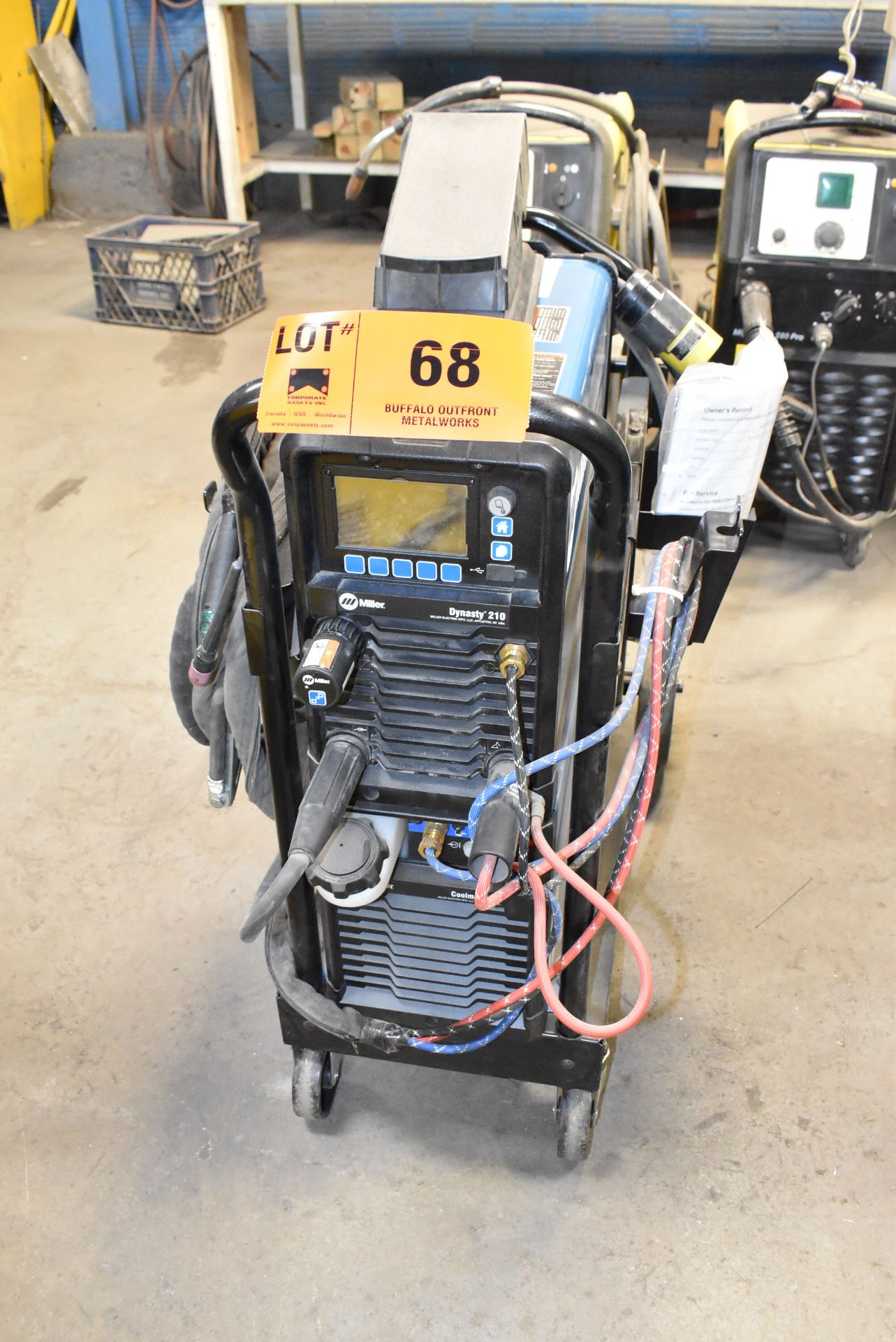 { Choice of lots: 68 } MILLER DYNASTY 210 DIGITAL TIG WELDER WITH ...