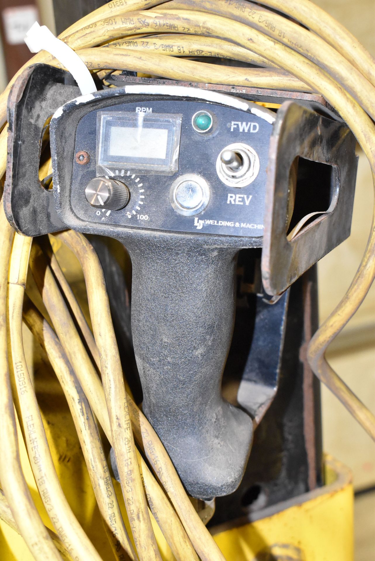 { Choice of lots: 54 } LJ (2011) 30P-200 VERTICAL ADJUST WELDING ...