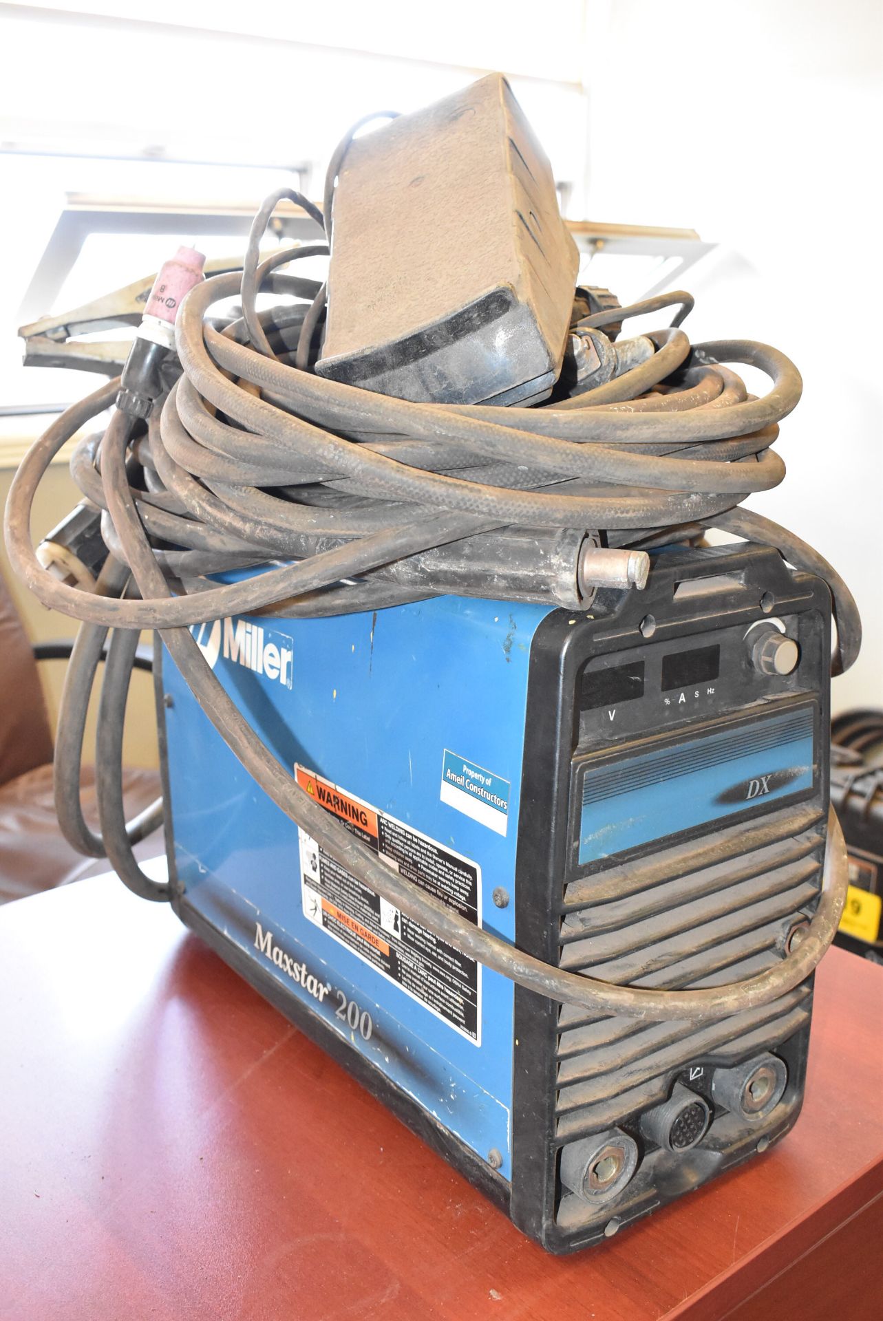 { Choice of lots: 22 } MILLER MAXSTAR 200 DX TIG WELDER WITH CABLES ...