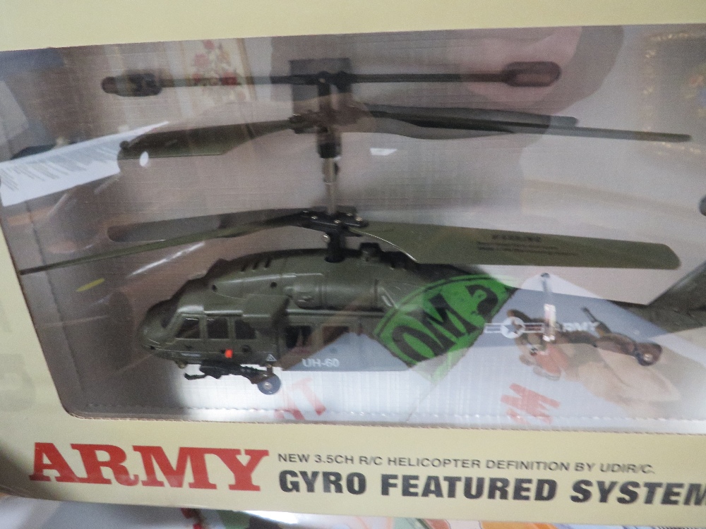BOXED ARMY 3.5 CHANNEL REMOTE HELICOPTER COMPLETE WITH REMOTE CONTROL
