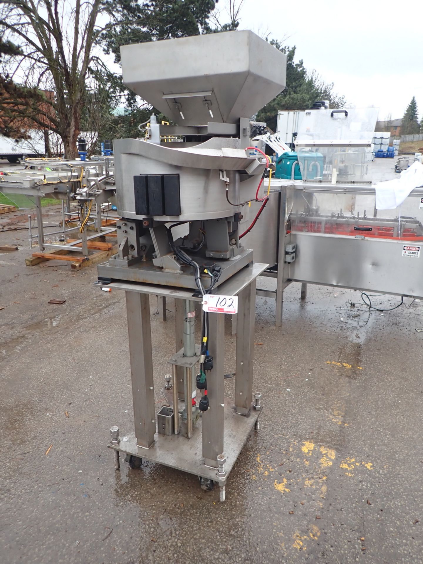 SUREKAP SK6000-SP VIBRATORY CAP HOPPER