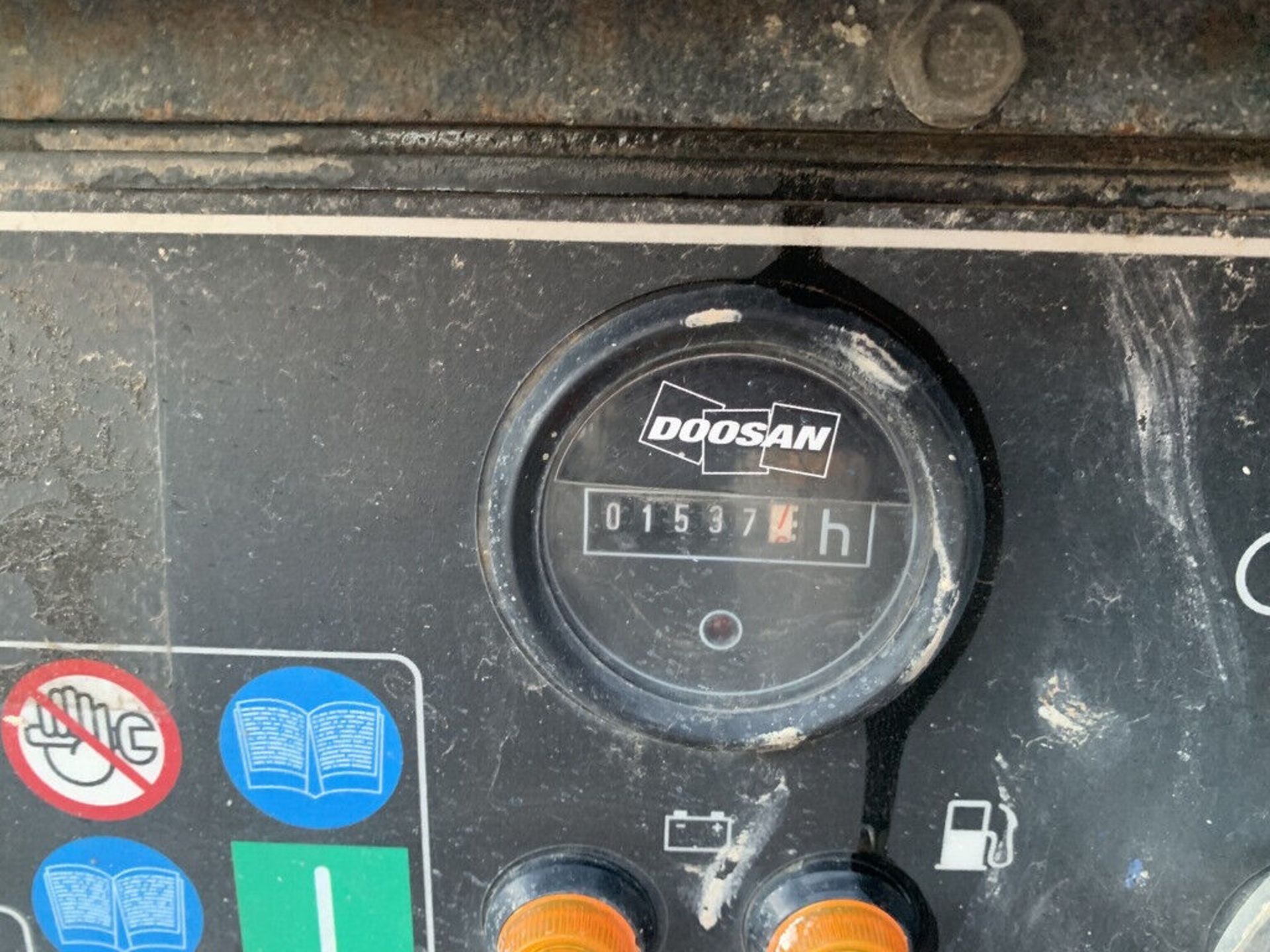 DOOSAN 7/41 COMPRESSOR YEAR: 2015 1537 HOURS 4 cyl YANMAR DIESEL ENGINE ...