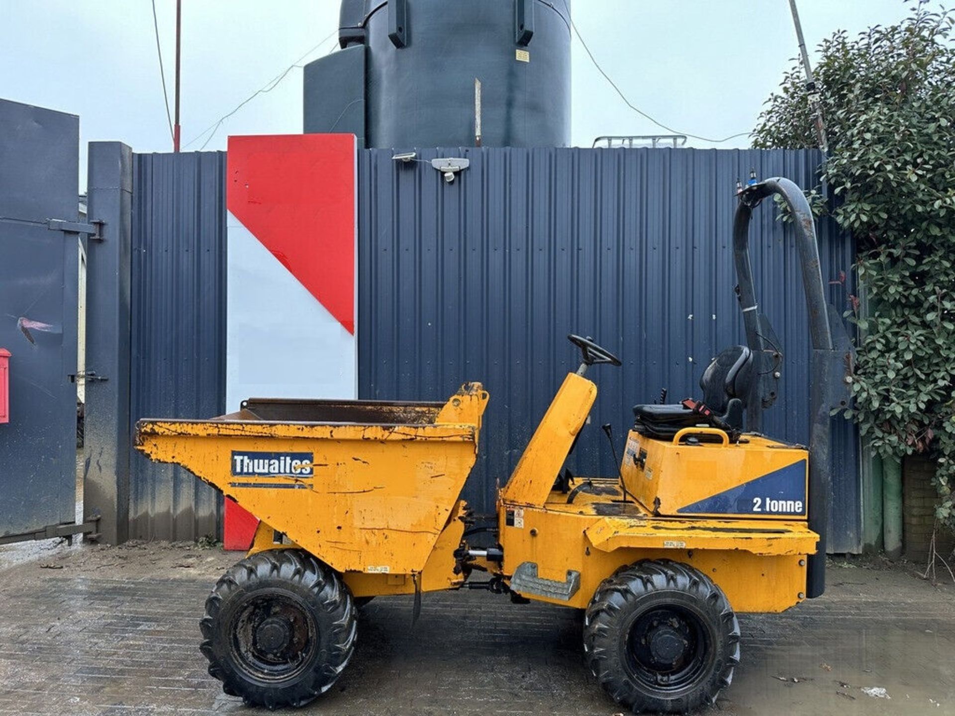 THWAITES 2 TONNE DUMPER YEAR: 2017 931 HOURS 4x4 STRAIGHT TIP 3 cyl ...