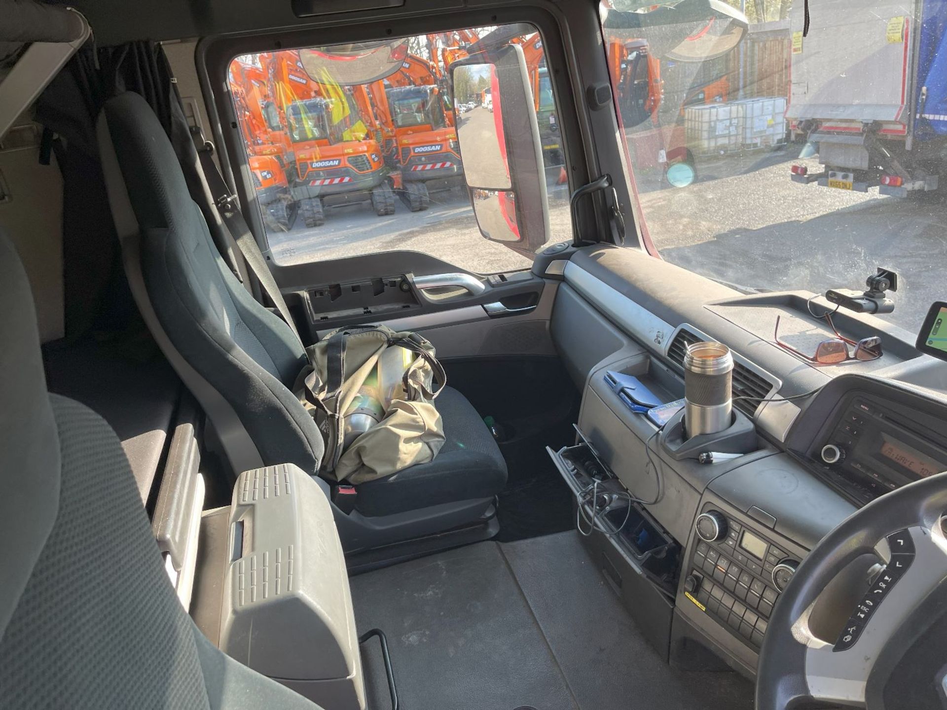 Information from the seller:1 x MAN TGS 26.320 26t curtainside rigid ...