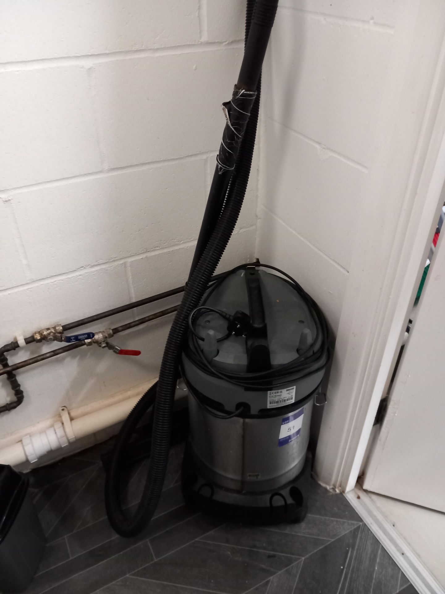 Karcher NT30/1 Me-classic wet & dry vacuum (2021) Serial number 010970