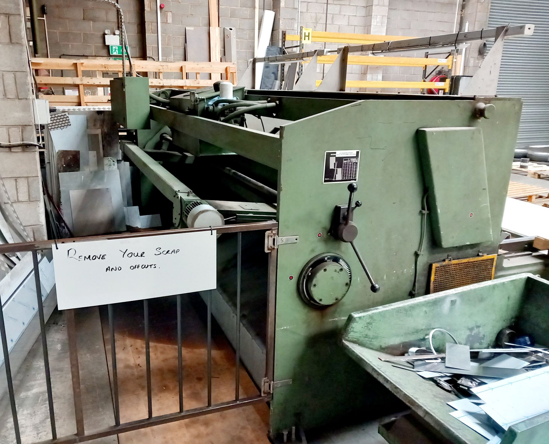 Adira Guillotine 4m Model GHOT0640 Serial number 2222/6373 (1992)