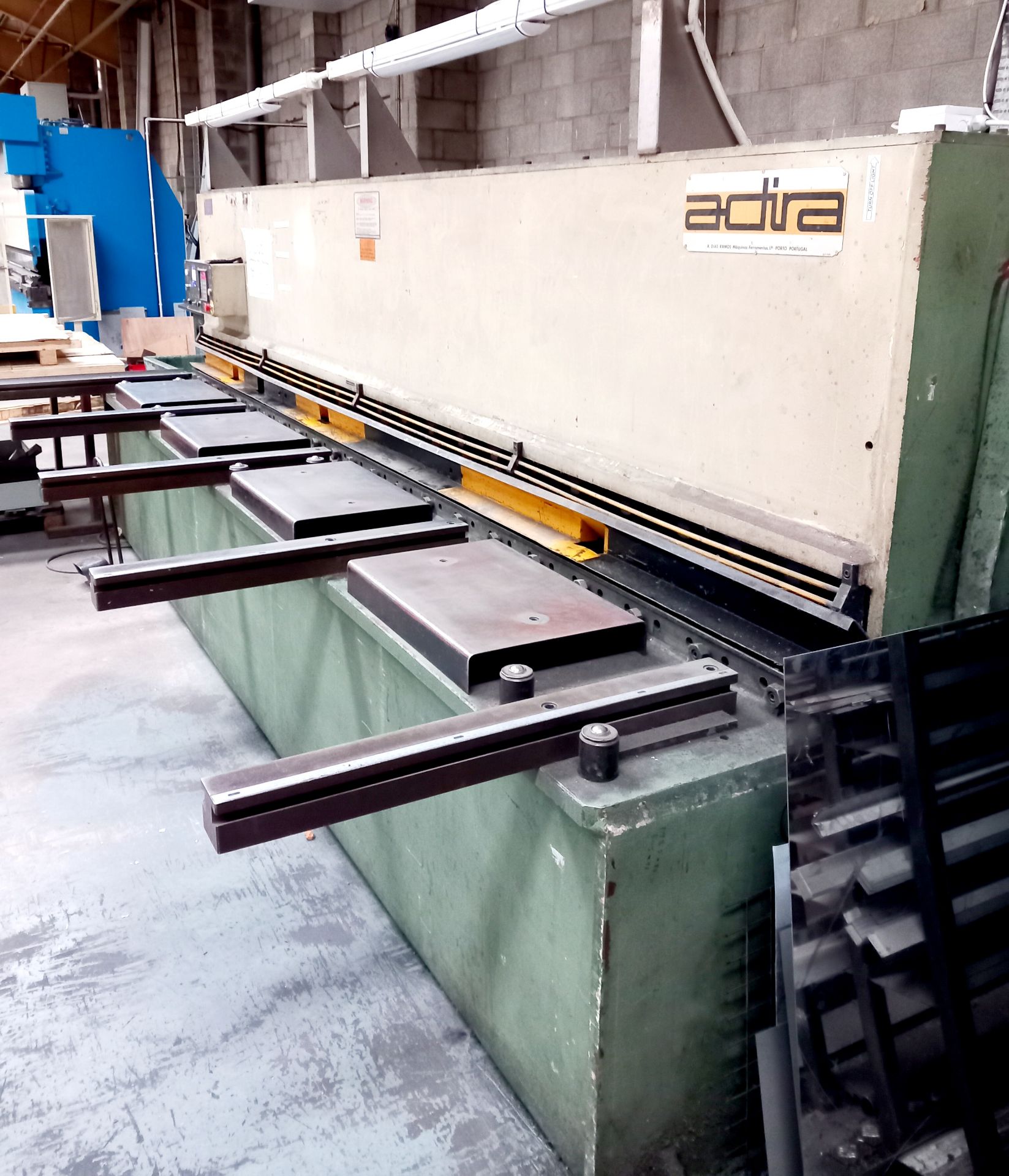 Adira Guillotine 4m Model GHOT0640 Serial number 2222/6373 (1992)