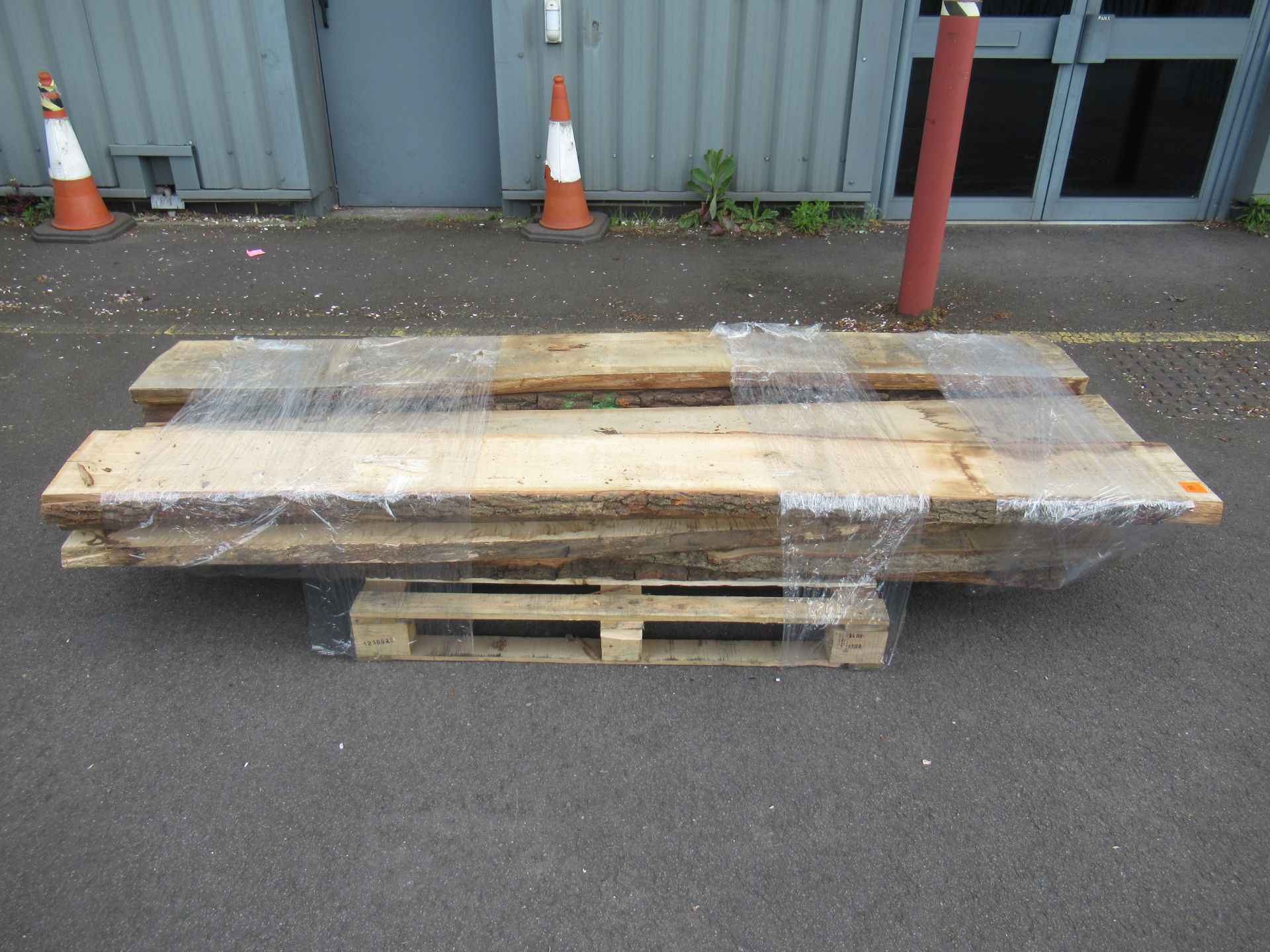 Bundle of 10 air dried Oak planks. Approx. 2.1m long x 50mm thick ...