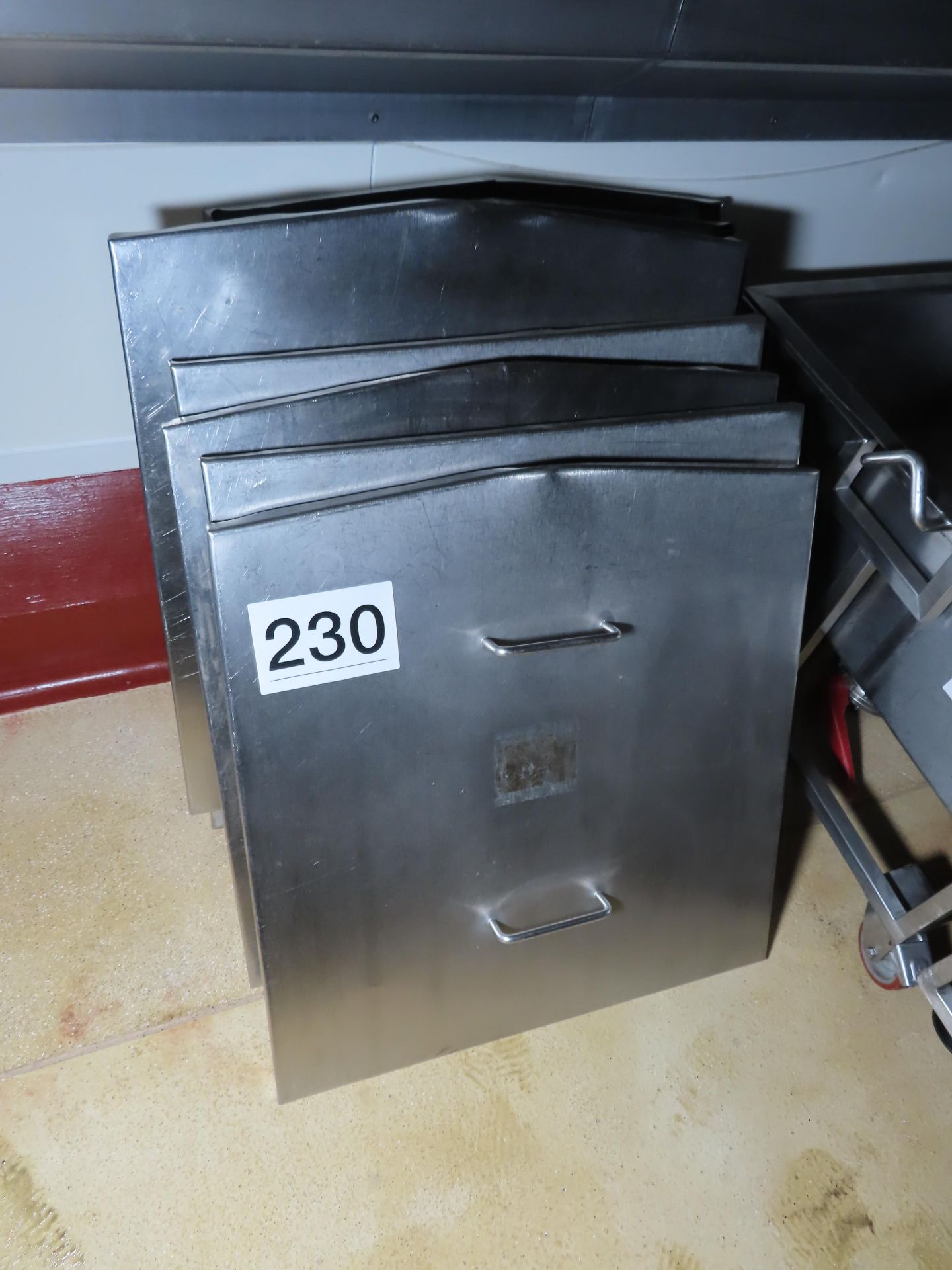 10 x S/s tote bin lids. Lift out: £30.