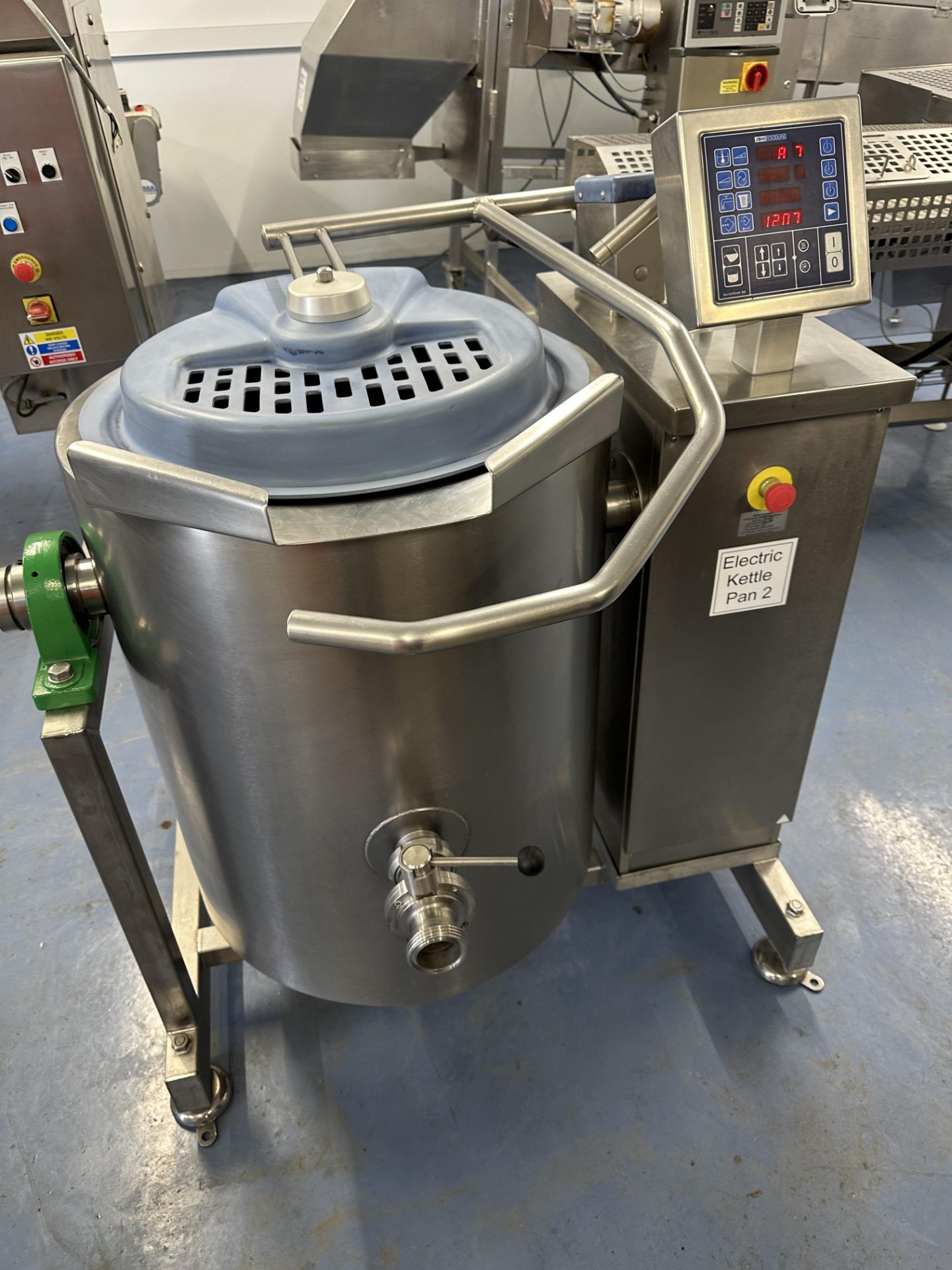 1 x Joni 100 litre electric cooking kettle with side wall scrap mixer ...