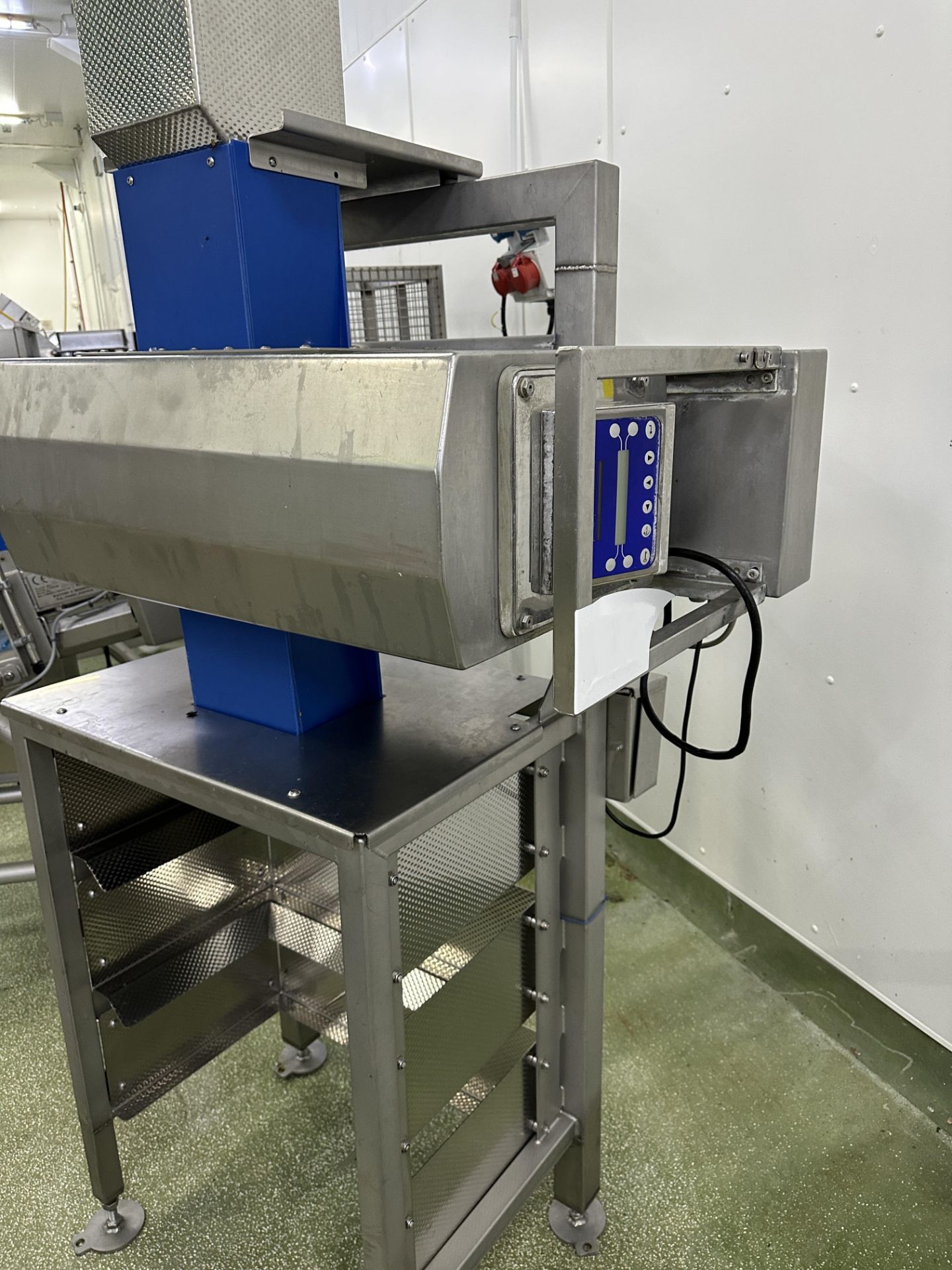 1 x Safeline s/s drop-through metal detector. Designed to drop through ...