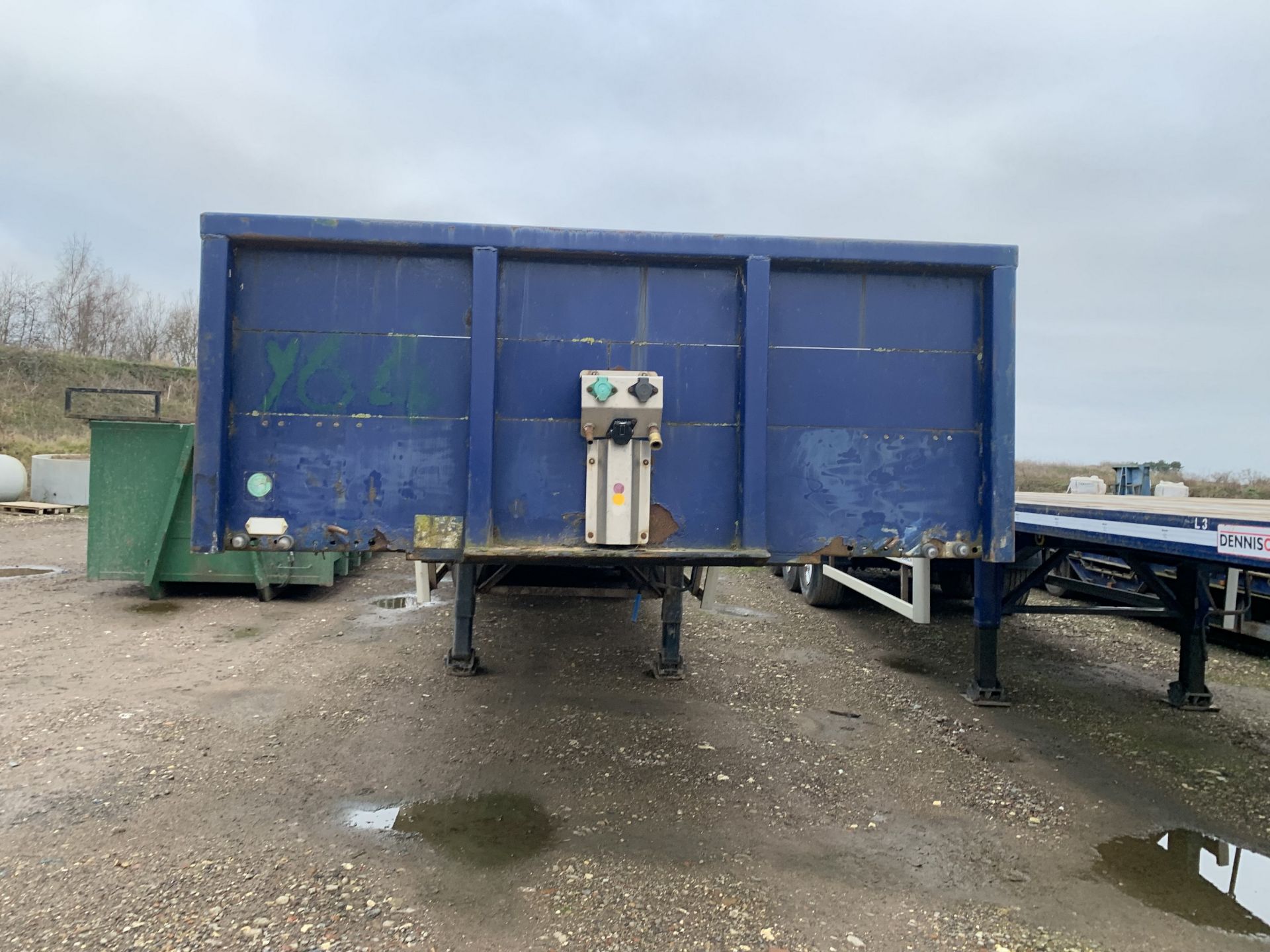 44' triaxle artic flat trailer, no MOT