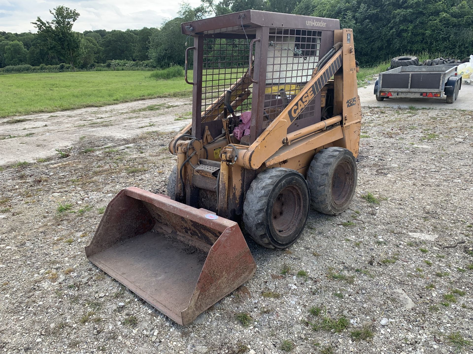 Case 1825 Uni-Loader Skid Steer, 3730 hours with Bucket