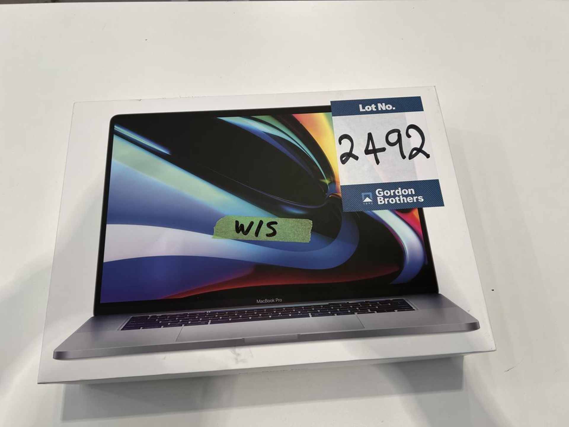 Apple, MacBook Pro A2141