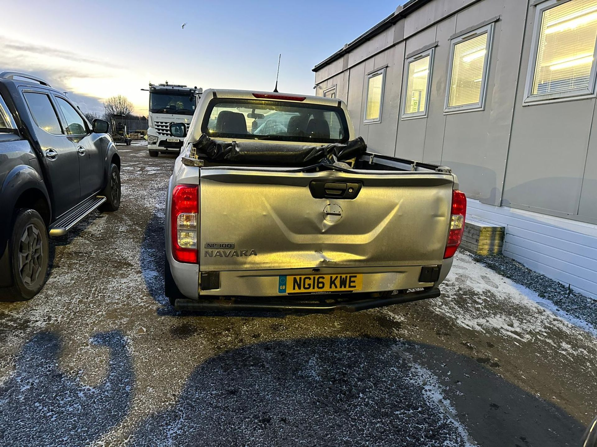 NISSAN NAVARA 2016 SILVER 4 DOOR DIESEL MANUAL, MOT JULY 2024, 130000 ...
