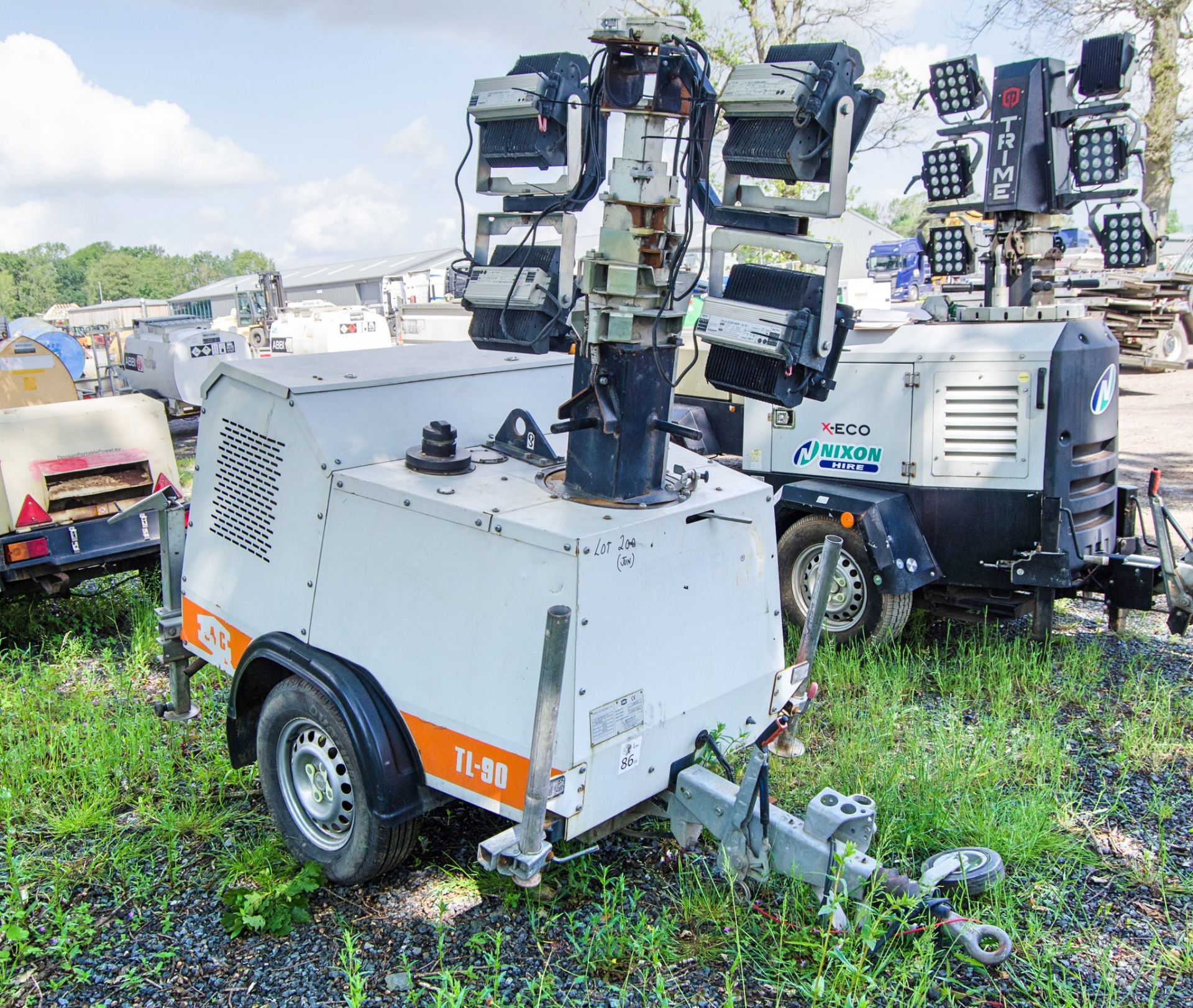 SMC TL-90 diesel driven 4-head LED fast tow mobile lighting tower Year ...