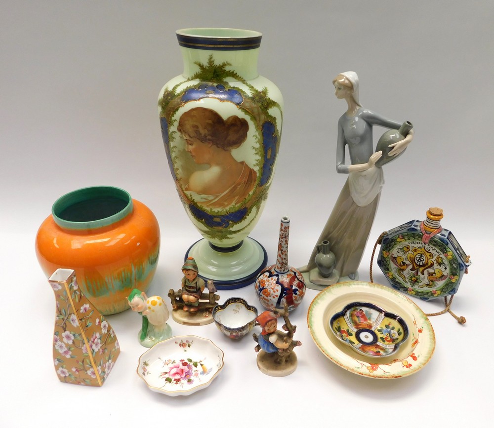 A mixed lot of various pottery including; a Lladro figurine, Shelley ...