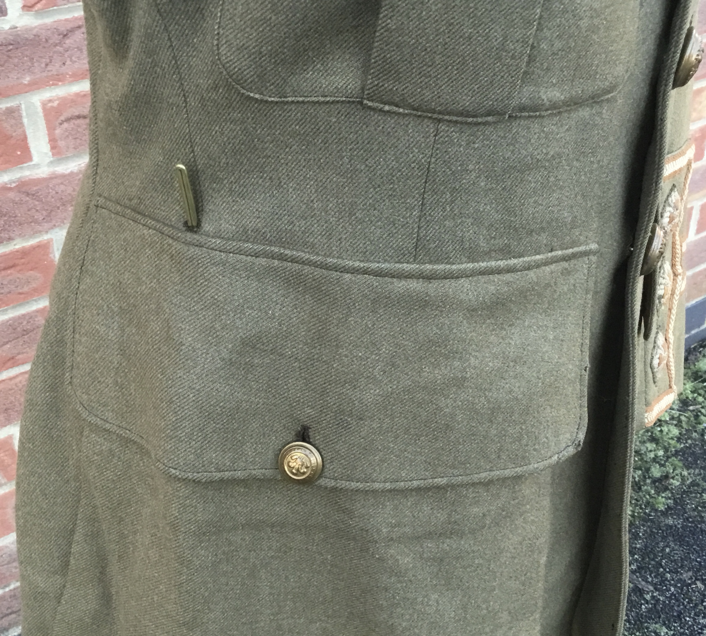 A scarcely seen Irish WW1 officer’s tunic for the Prince of Wales ...