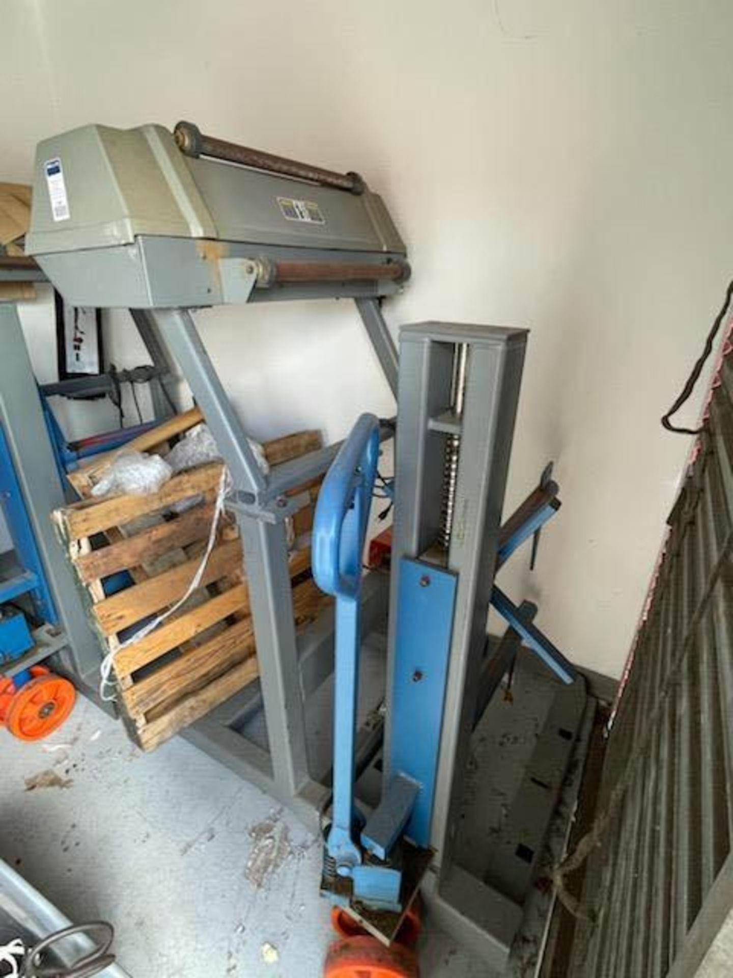 Jiffy Packer High speed Dunnage System w/ Take-up Reel