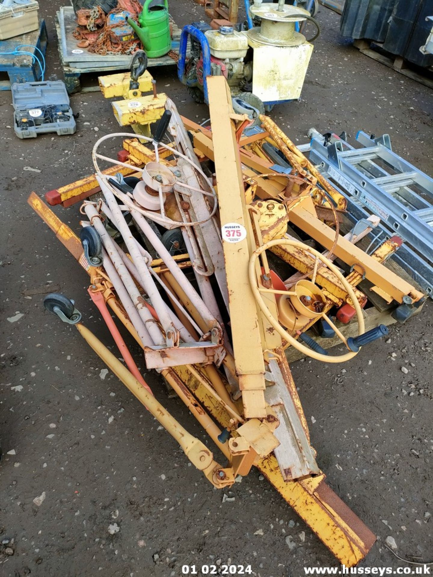 MATERIAL LIFT Item Location: Husseys, Exeter, Devon, EX4 2HH Note ...
