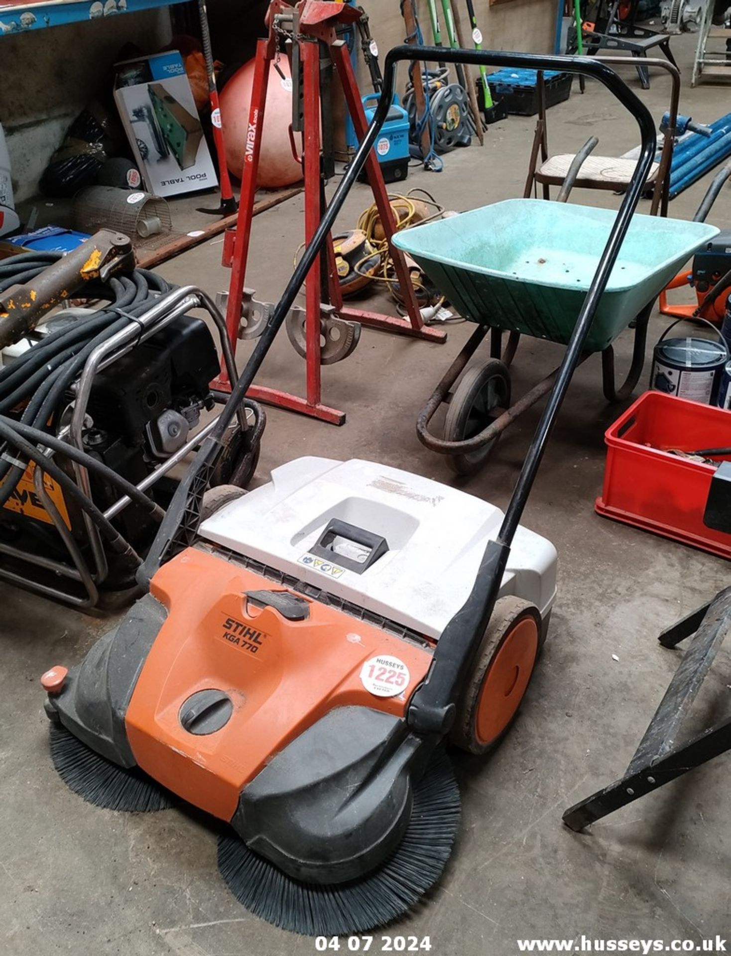 STIHL KGA770 SWEEPER C.W BATTERY & CHARGER *** No Vat On Hammer ...