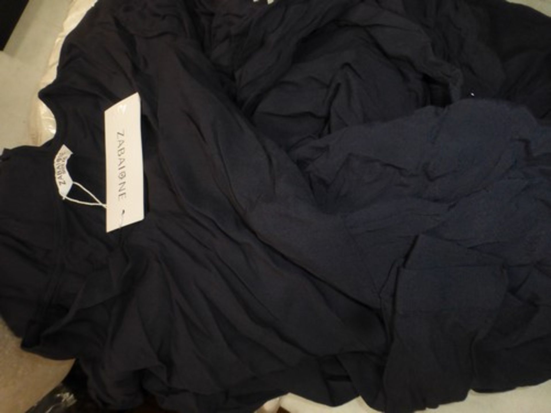 4 x items of ladies clothing, comprising Billabong dress, size XL, 1 x ...