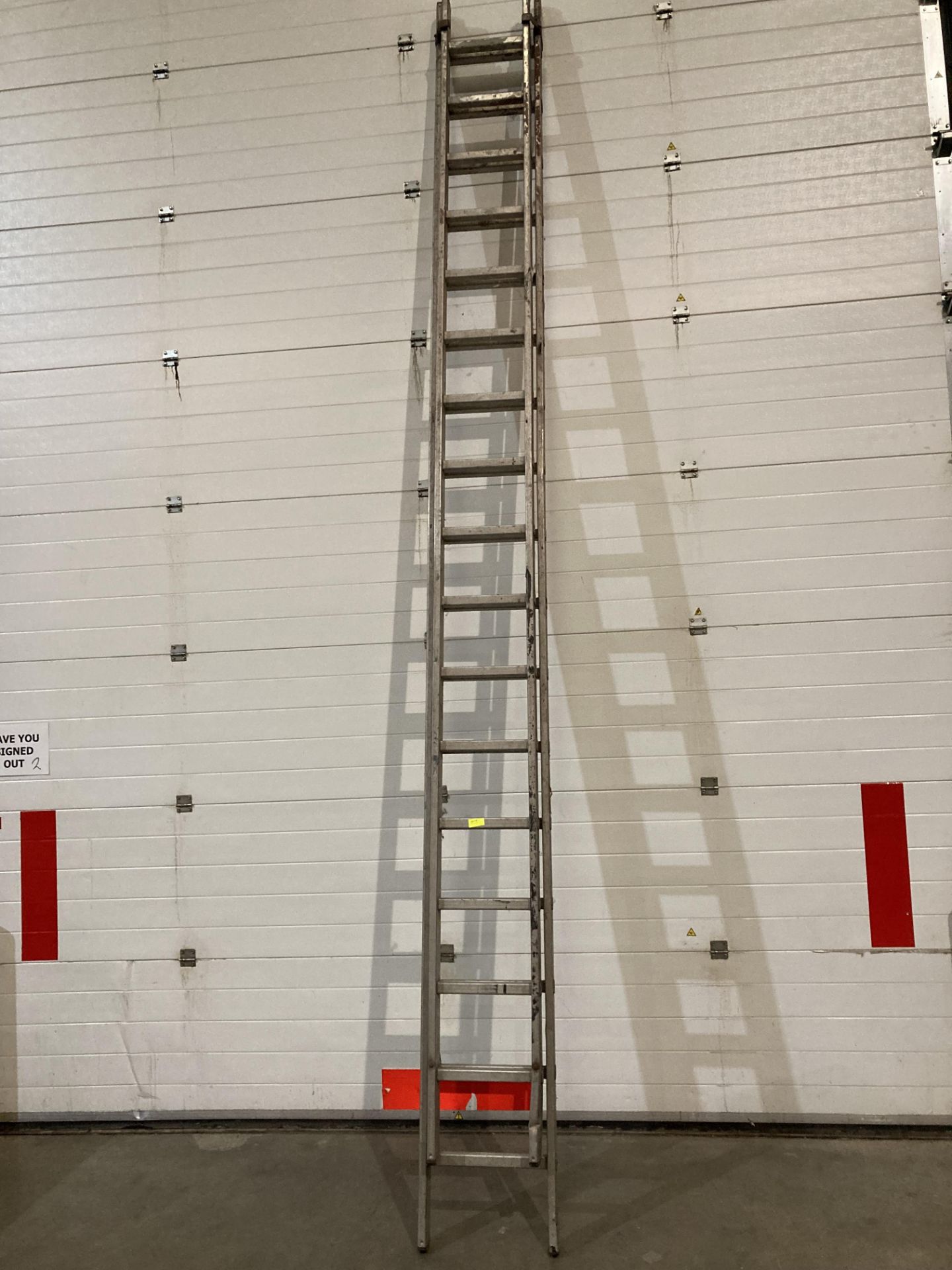 32 tread aluminium double extension ladder