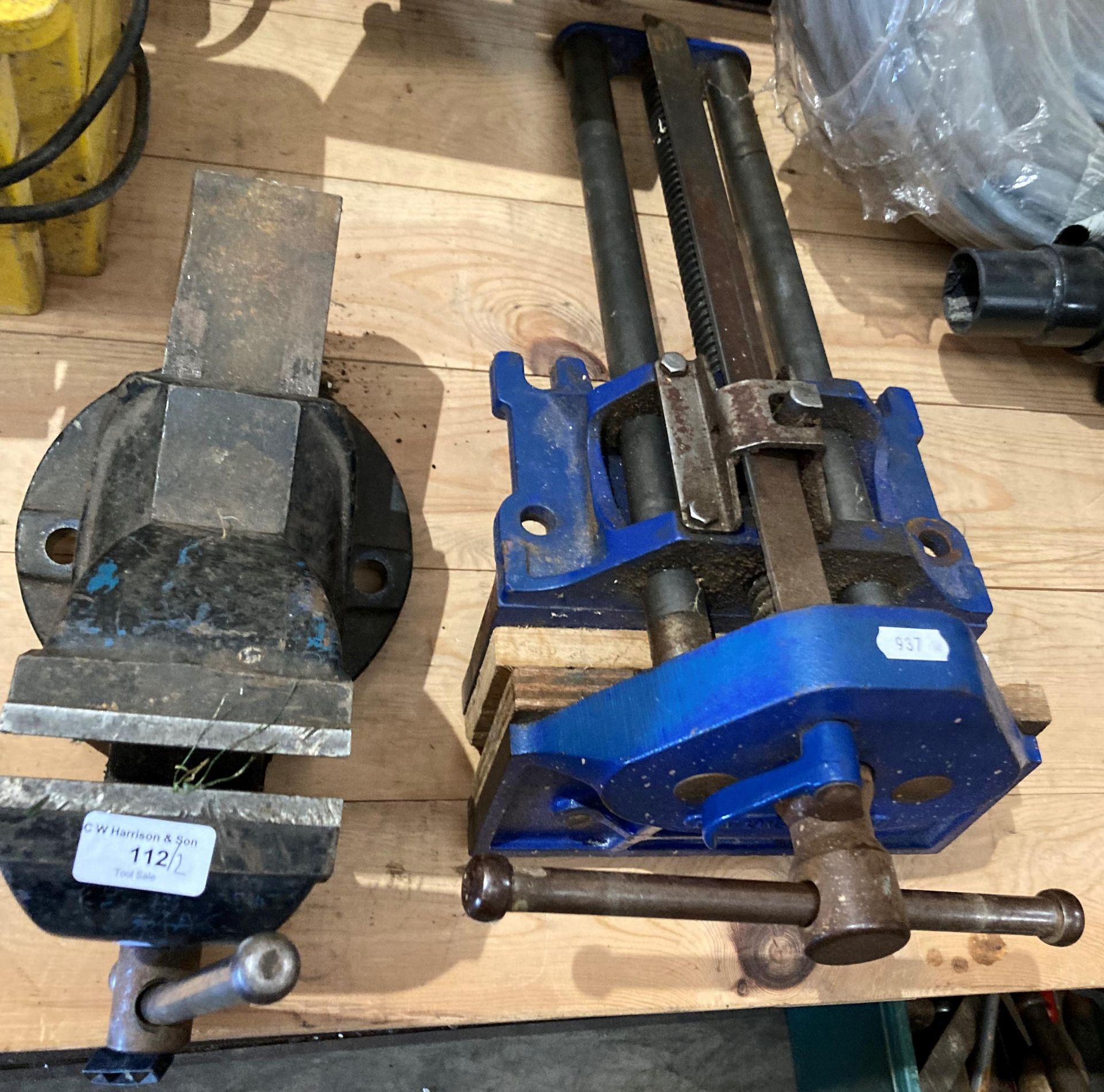1 x Records joiner's quick-release vice and 1 x engineer's bench vice ...