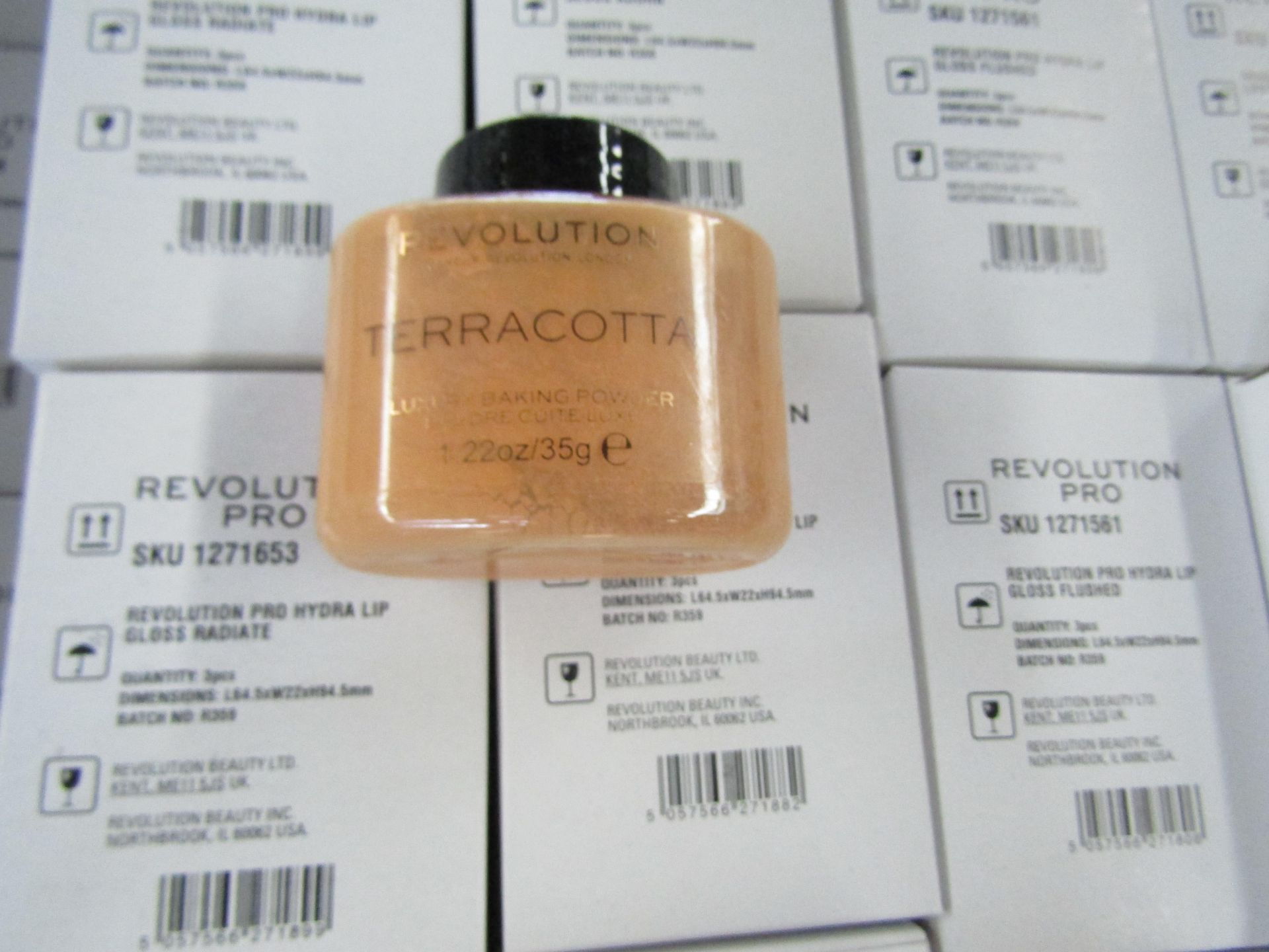 5x Revolution Loose Terracotta Baking Powder, 32g - New.