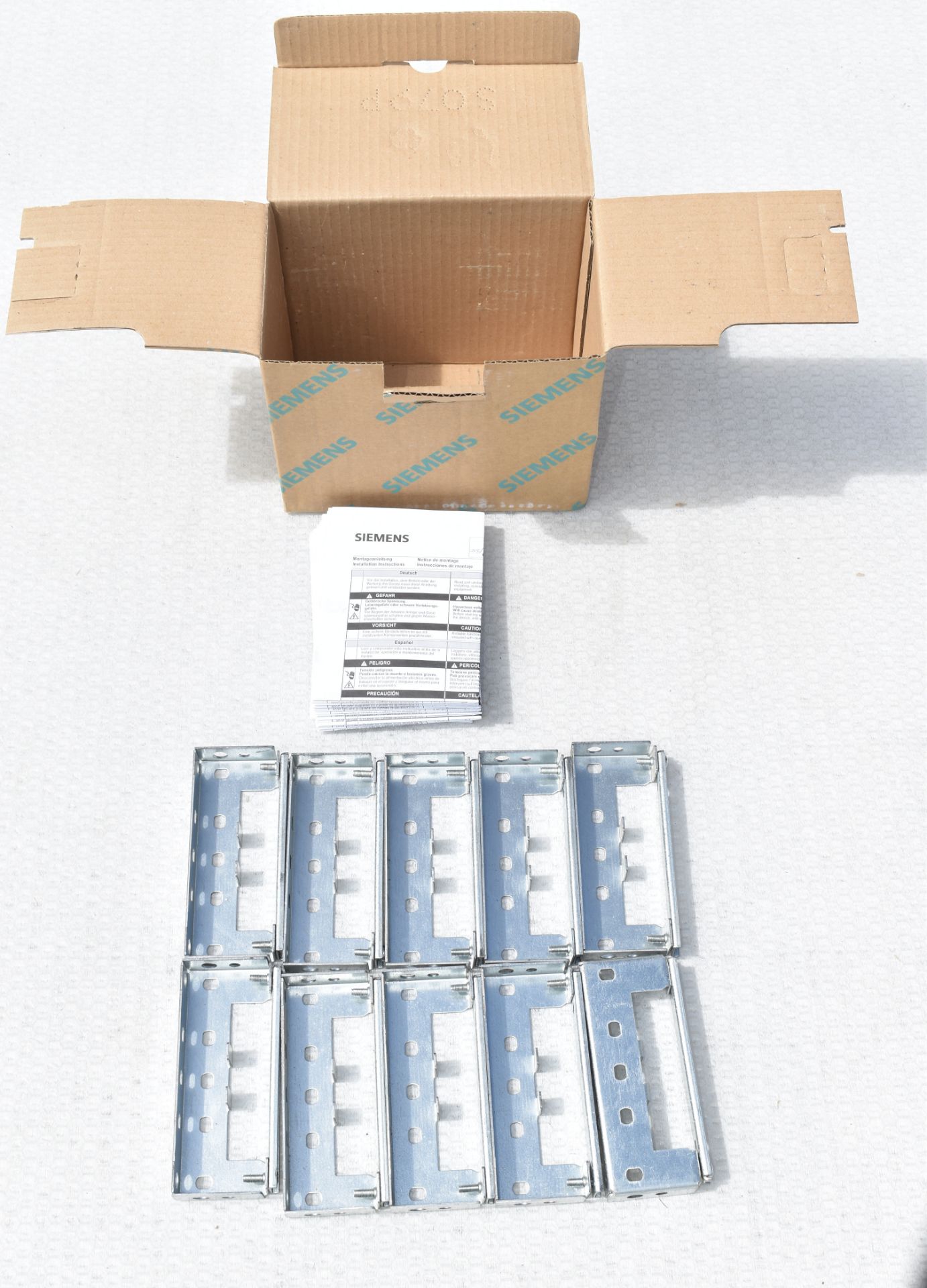 1 x SIEMENS Sivacon 8Ps Busbar Trunking System Tap Off Units - Boxed ...