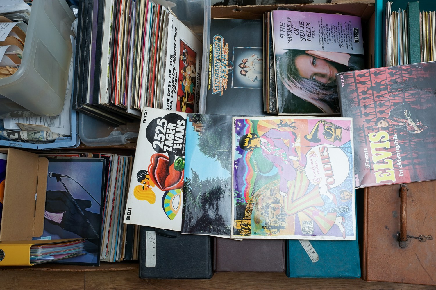 A large collection of vinyl LP records and some 78s and 45s including ...