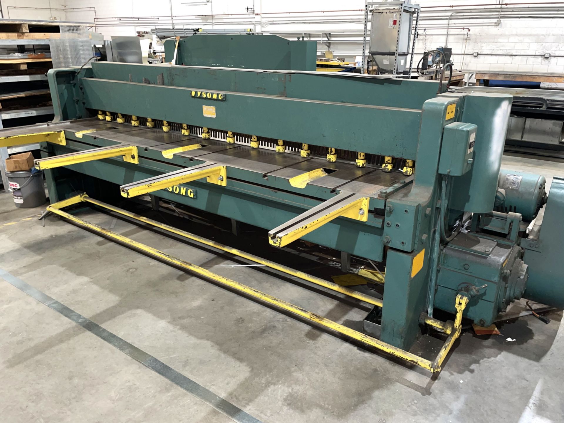 10' X 10ga WYSONG 1010-RD MECHANICAL POWER SQUARING SHEAR, W/ [3] FRONT ...