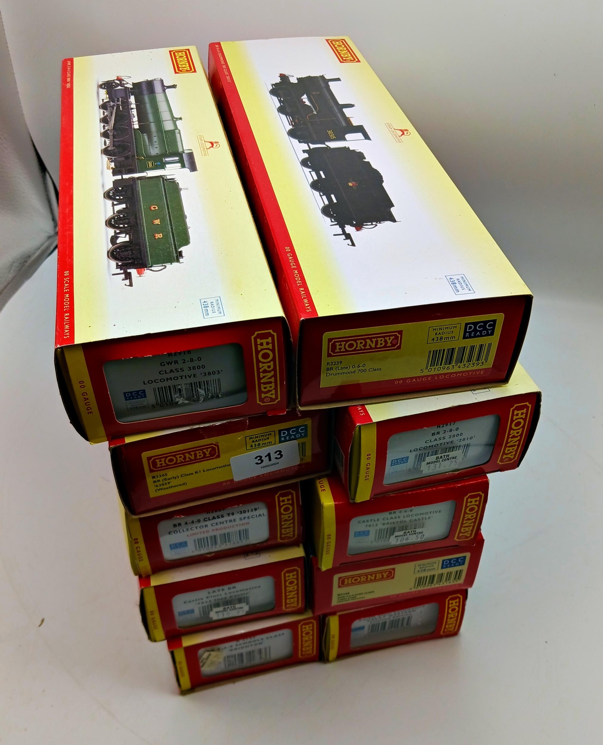 Collection of boxed Hornby 00 Gauge Trains. To include R2918, R3305 ...